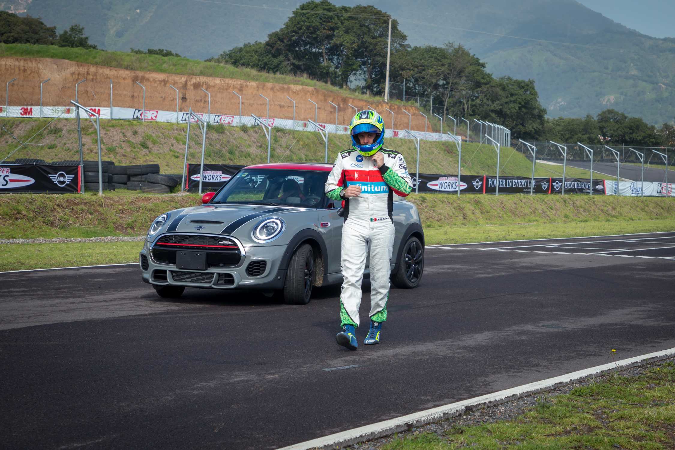 El piloto mexicano de rallies Benito Guerra es presentado como nuevo ...