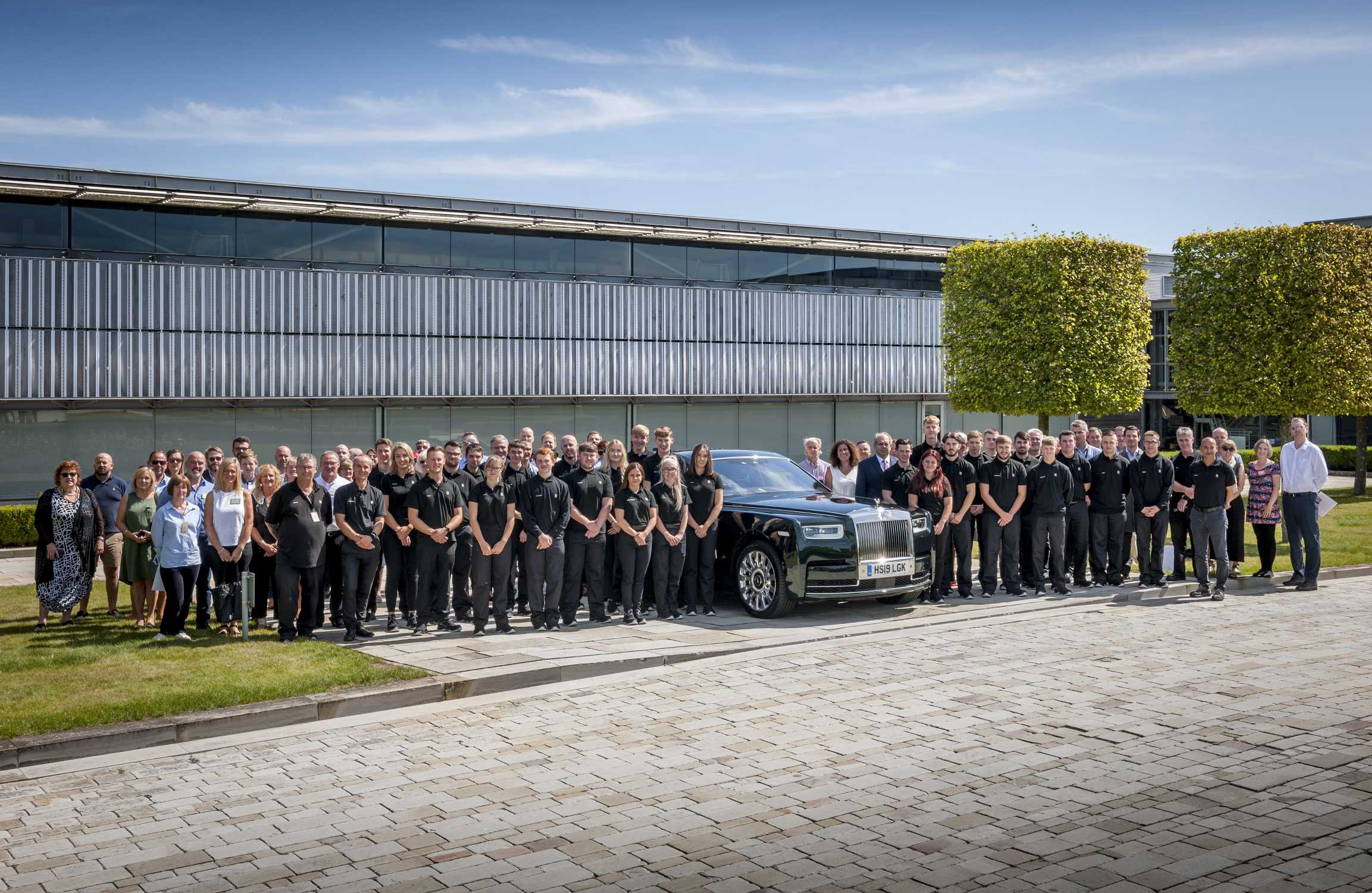 RECORD NUMBER OF YOUNG PEOPLE AWARDED PLACES ON ROLLS-ROYCE ...