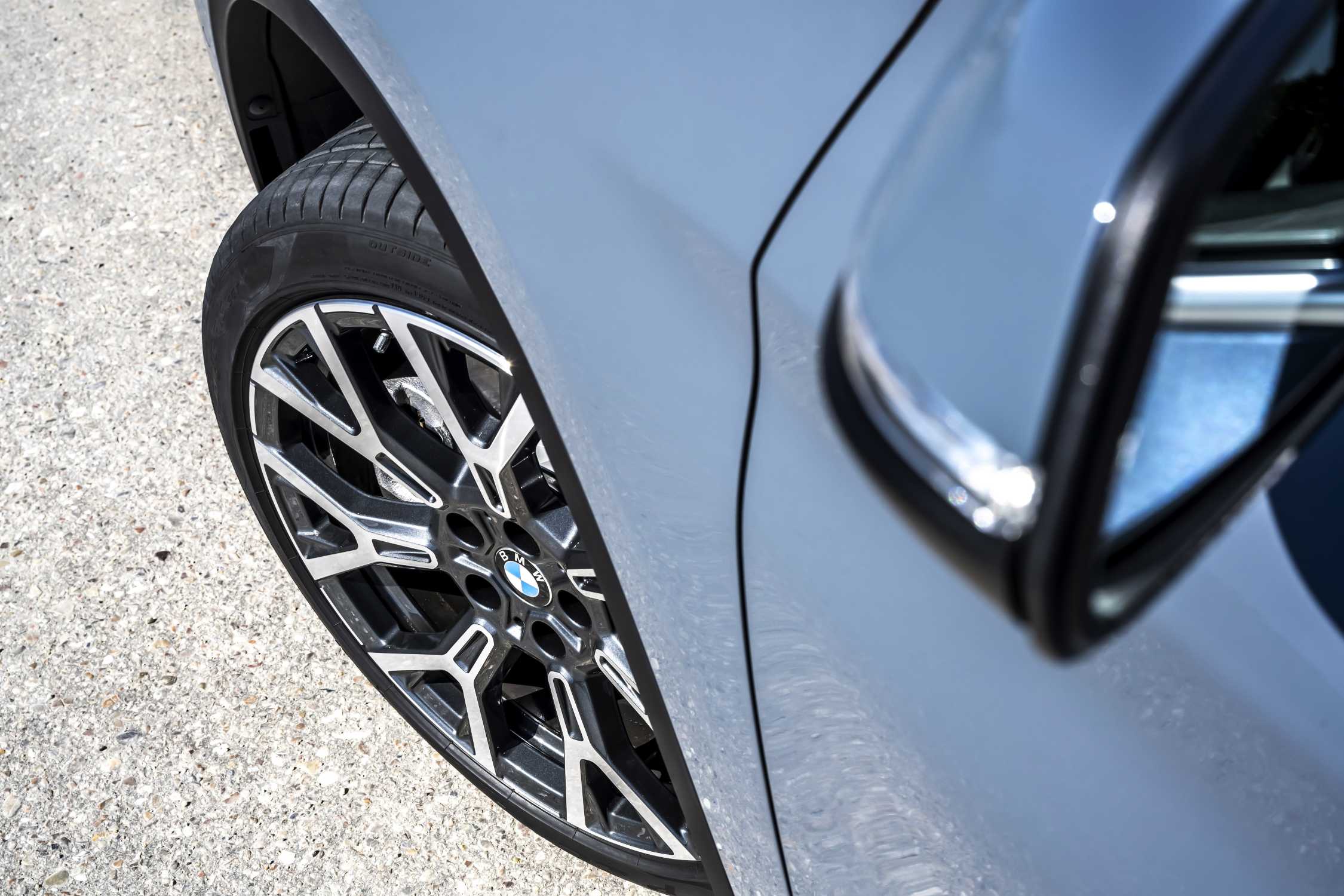 The new BMW X1 xDrive25d, X Line, Storm Bay metallic (09/2019)