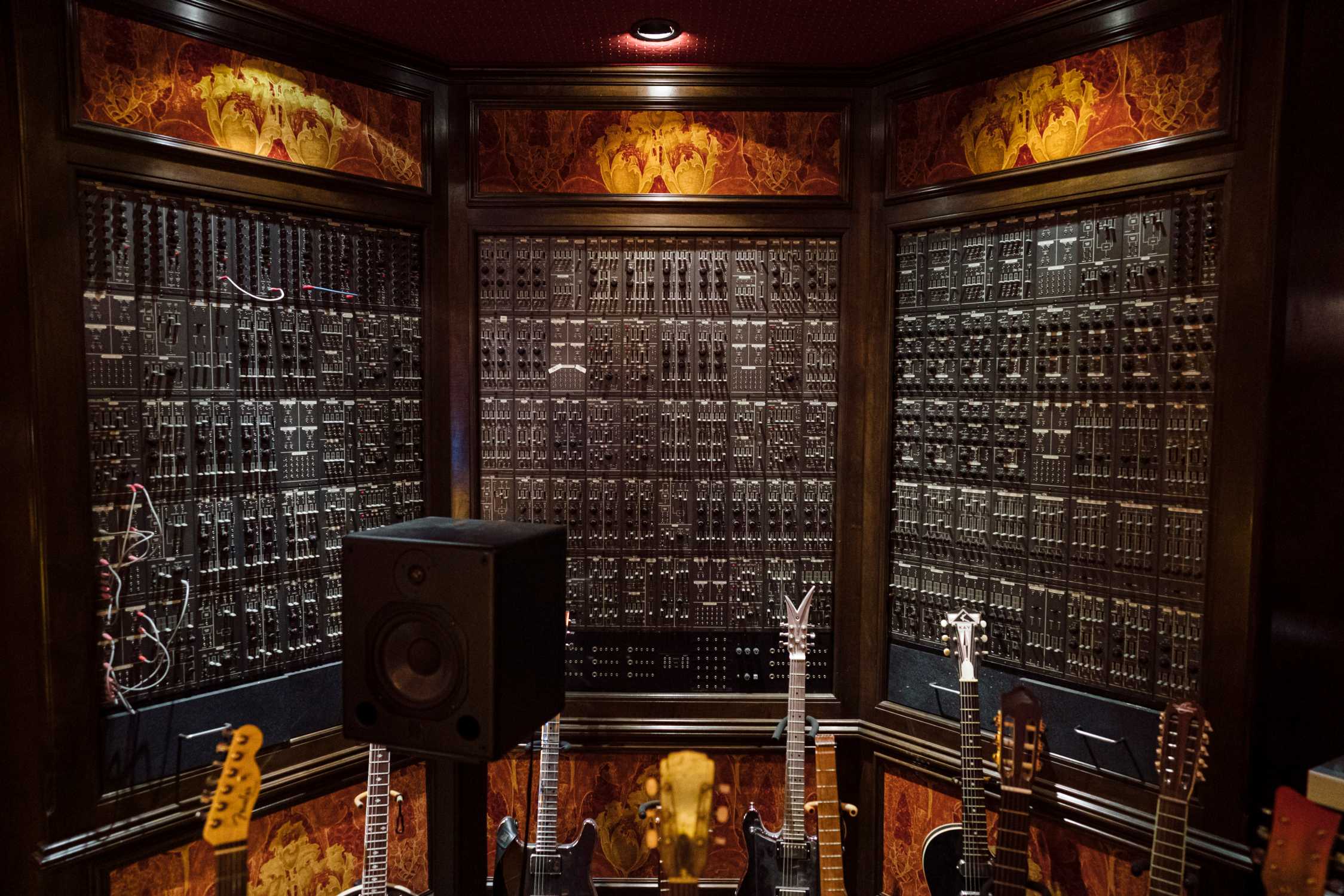 Musik-Equipment in Hans Zimmers Studio in L.A. (11/2019).