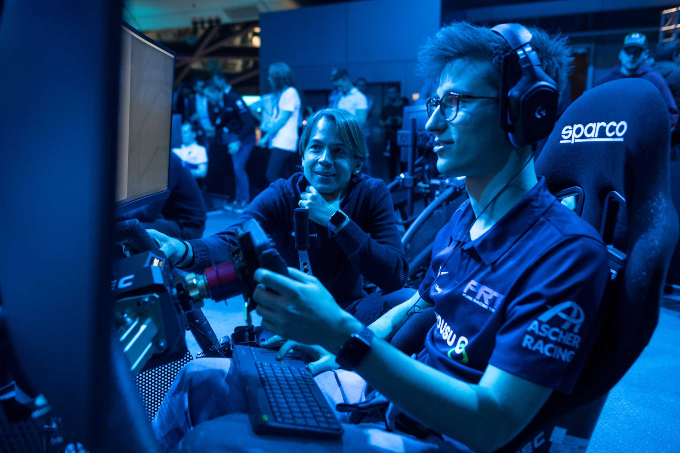 Munich (GER), 5th December 2019. BMW SIM LIVE, Sim-Racing, Simulator ...