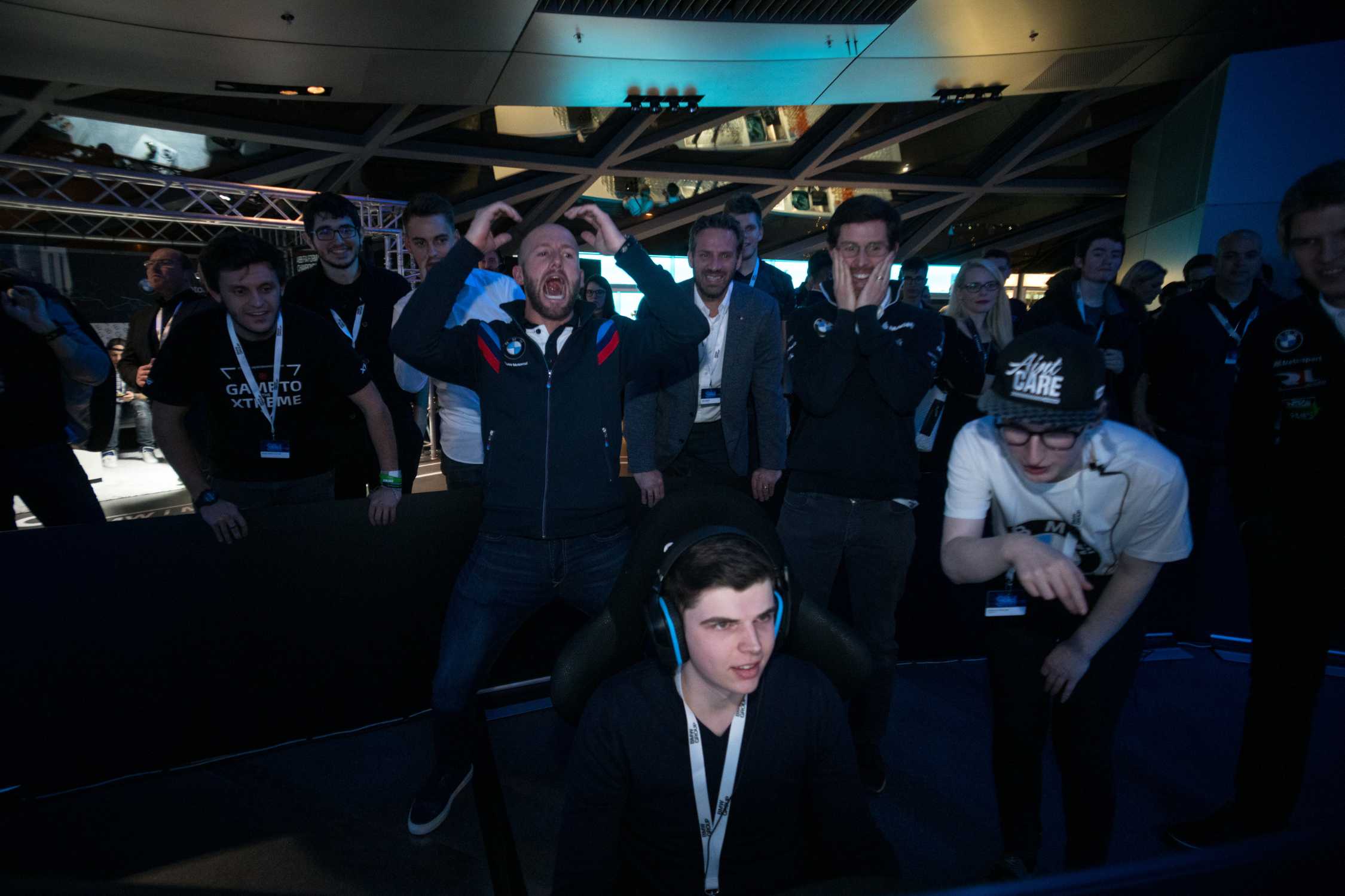 Munich (GER), 5th December 2019. BMW SIM LIVE, Sim-Racing, Simulator ...