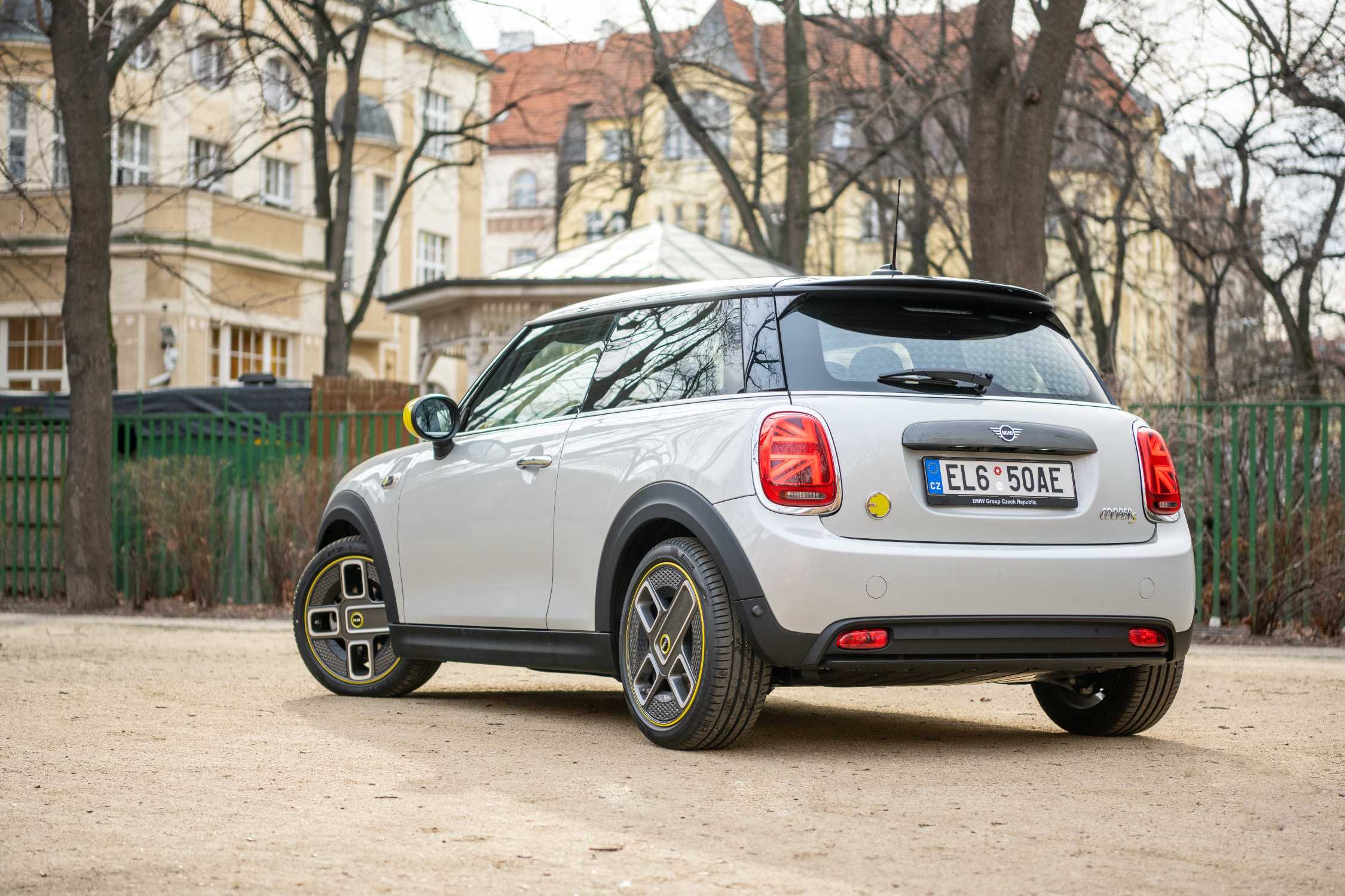 MINI Cooper SE. Czech onlocation pictures. (03/2020)