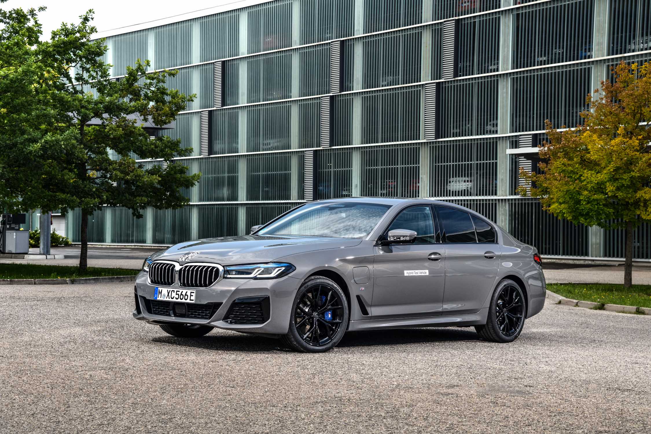 The new BMW 545e xDrive Sedan (08/2020).