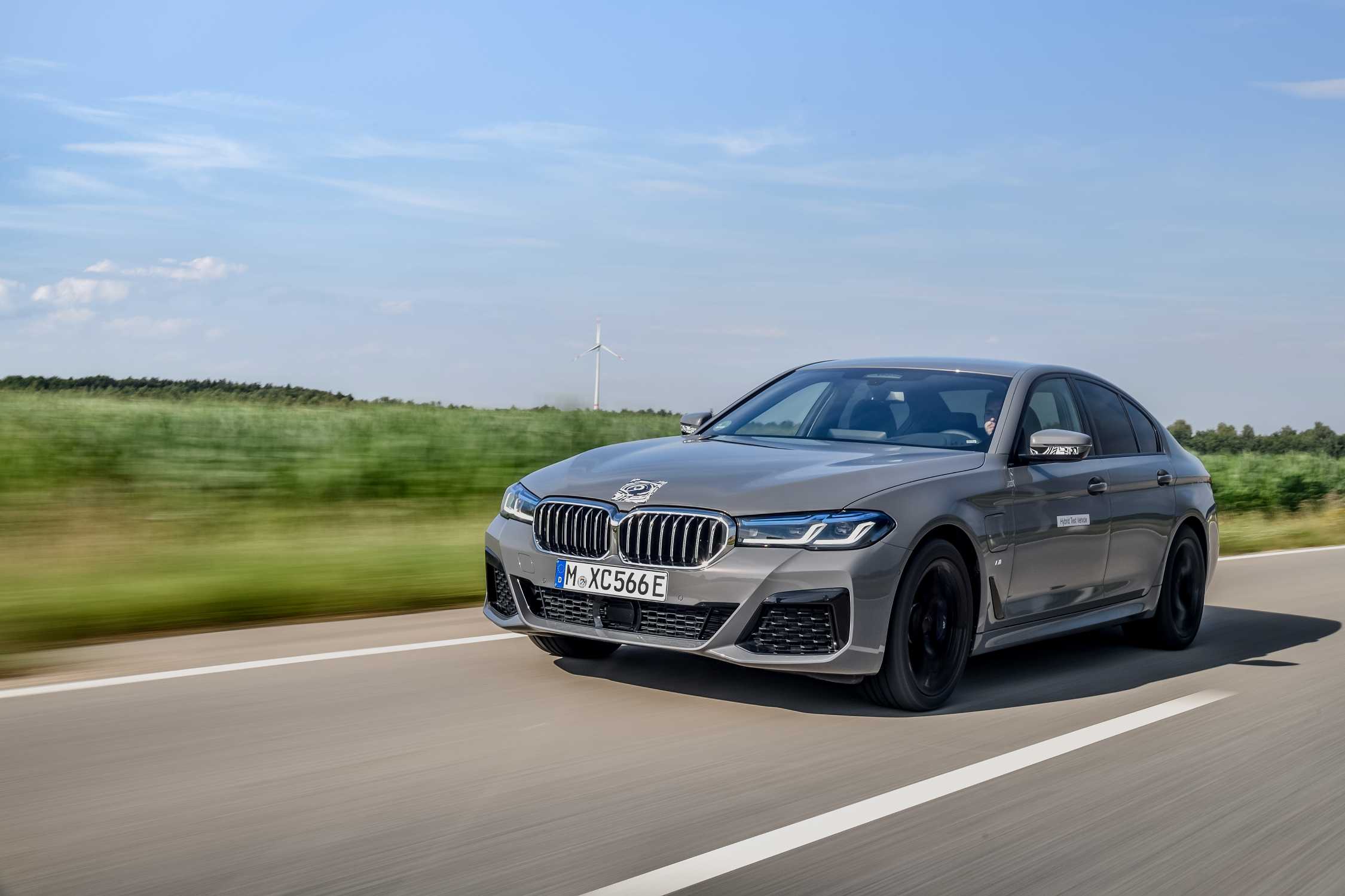 The new BMW 545e xDrive Sedan (08/2020).