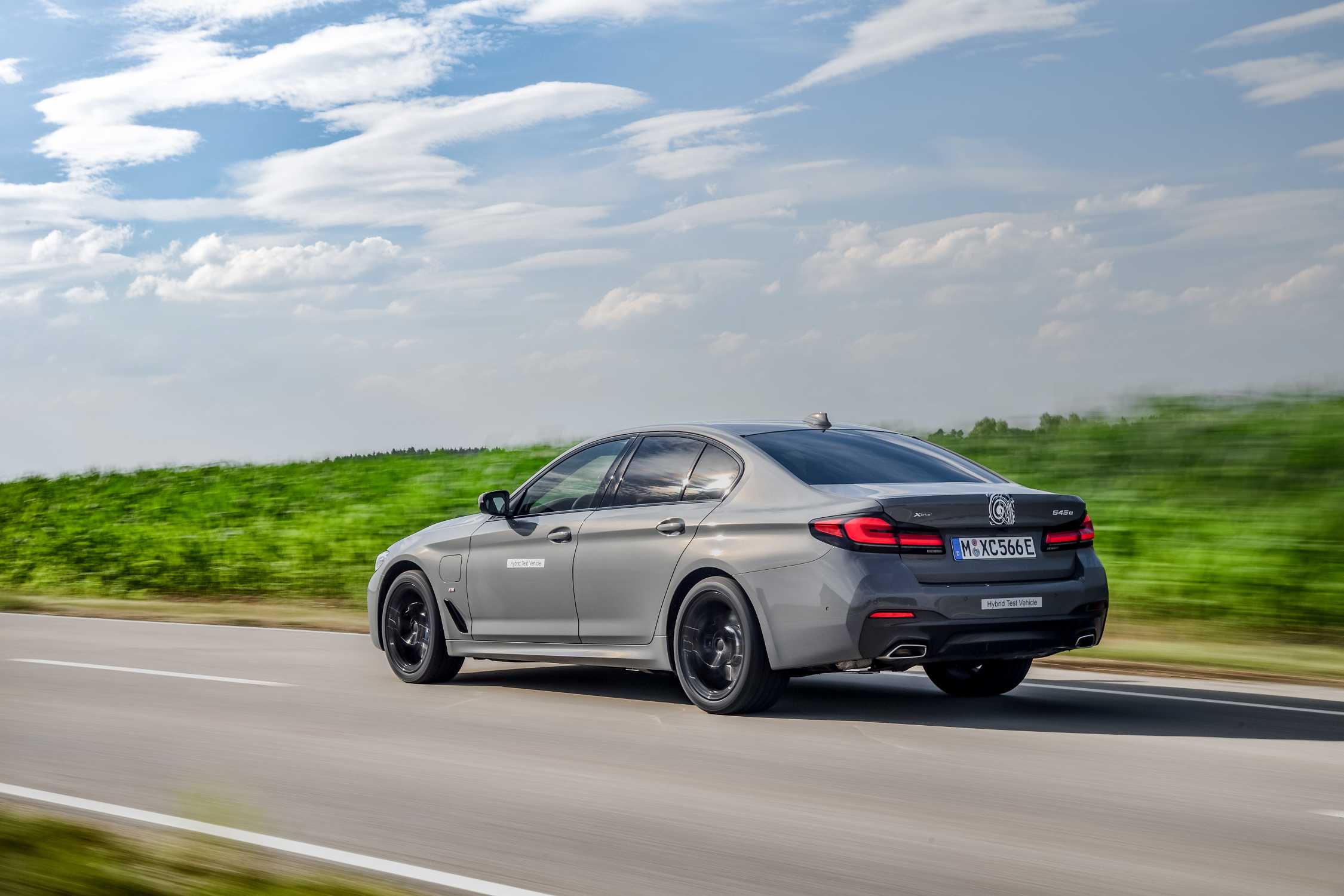 The new BMW 545e xDrive Sedan (08/2020).