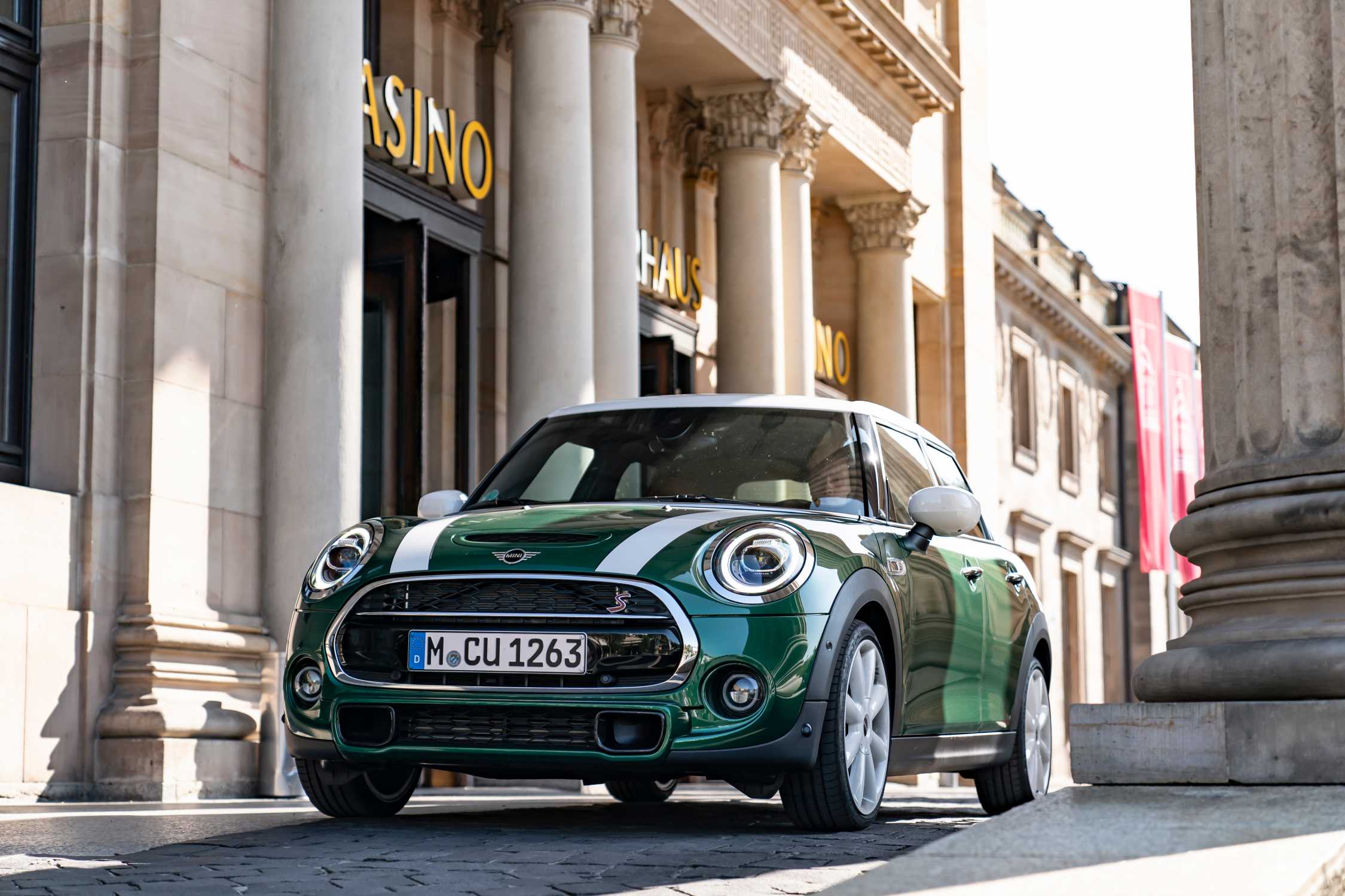 MINI Cooper S 5-door. (11/2020)