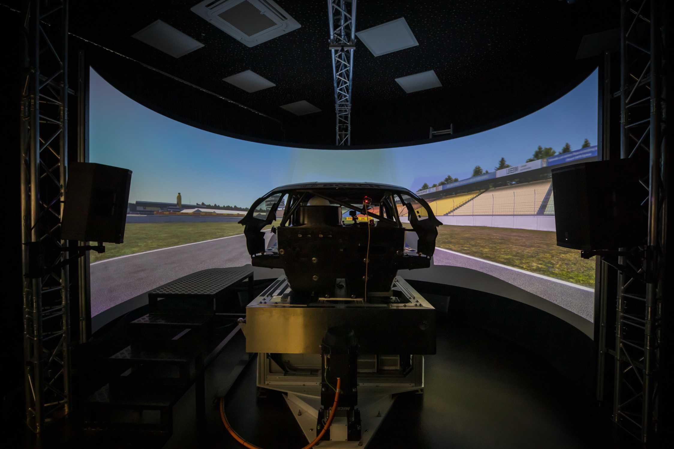 Bob-Weltmeister Johannes Lochner und Francesco Friedrich im BMW ...