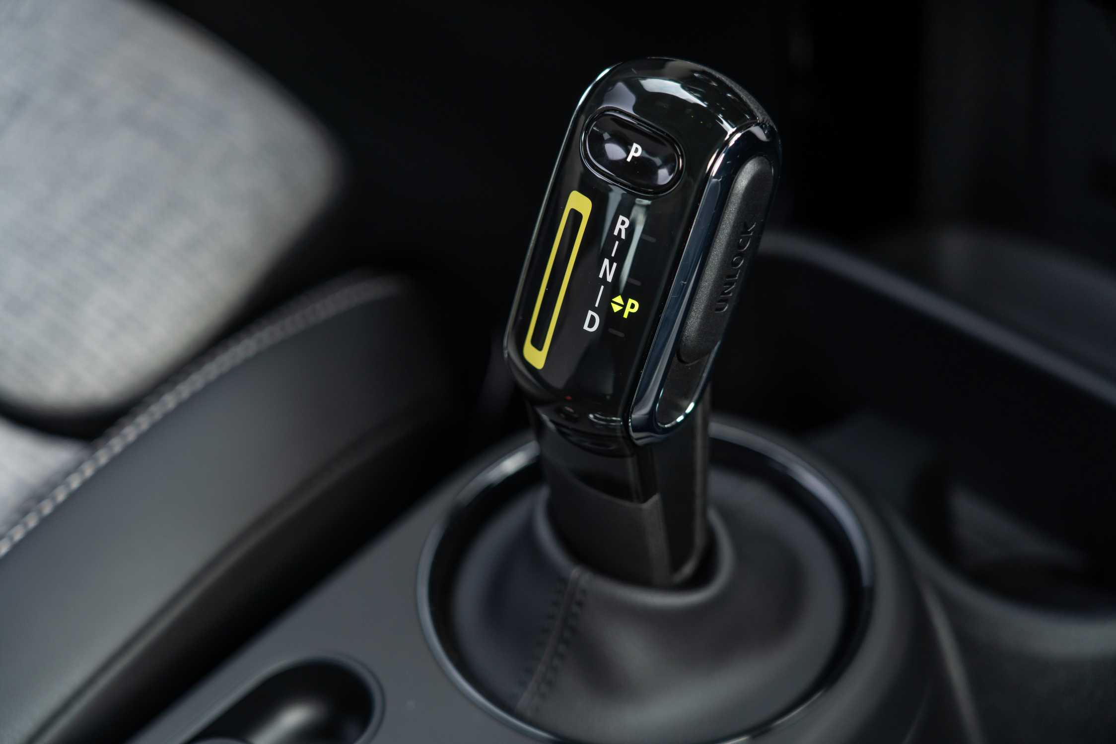 The new MINI Electric Collection