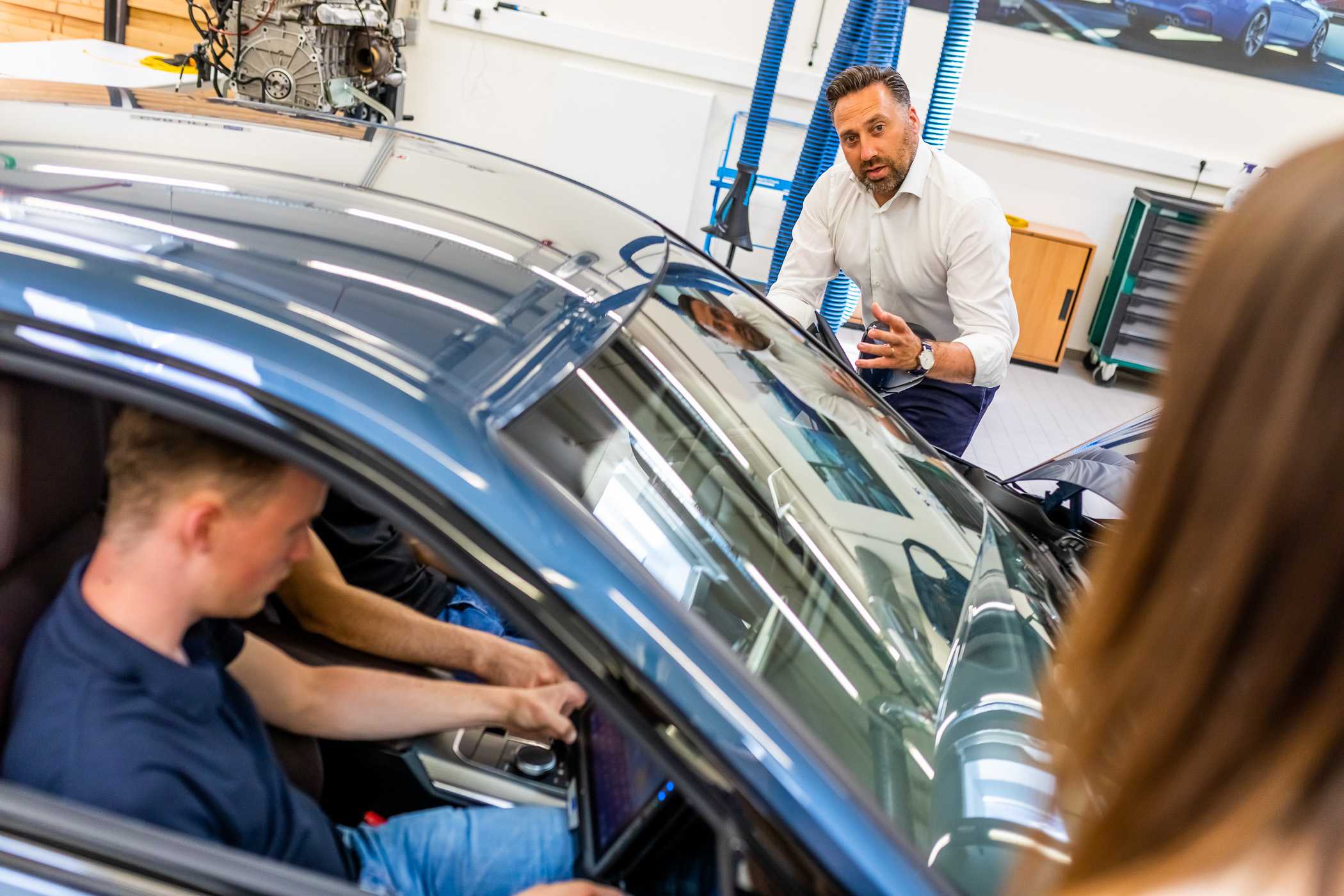 BMW Group Belux offers cars to Belgian technical schools (06/2021)