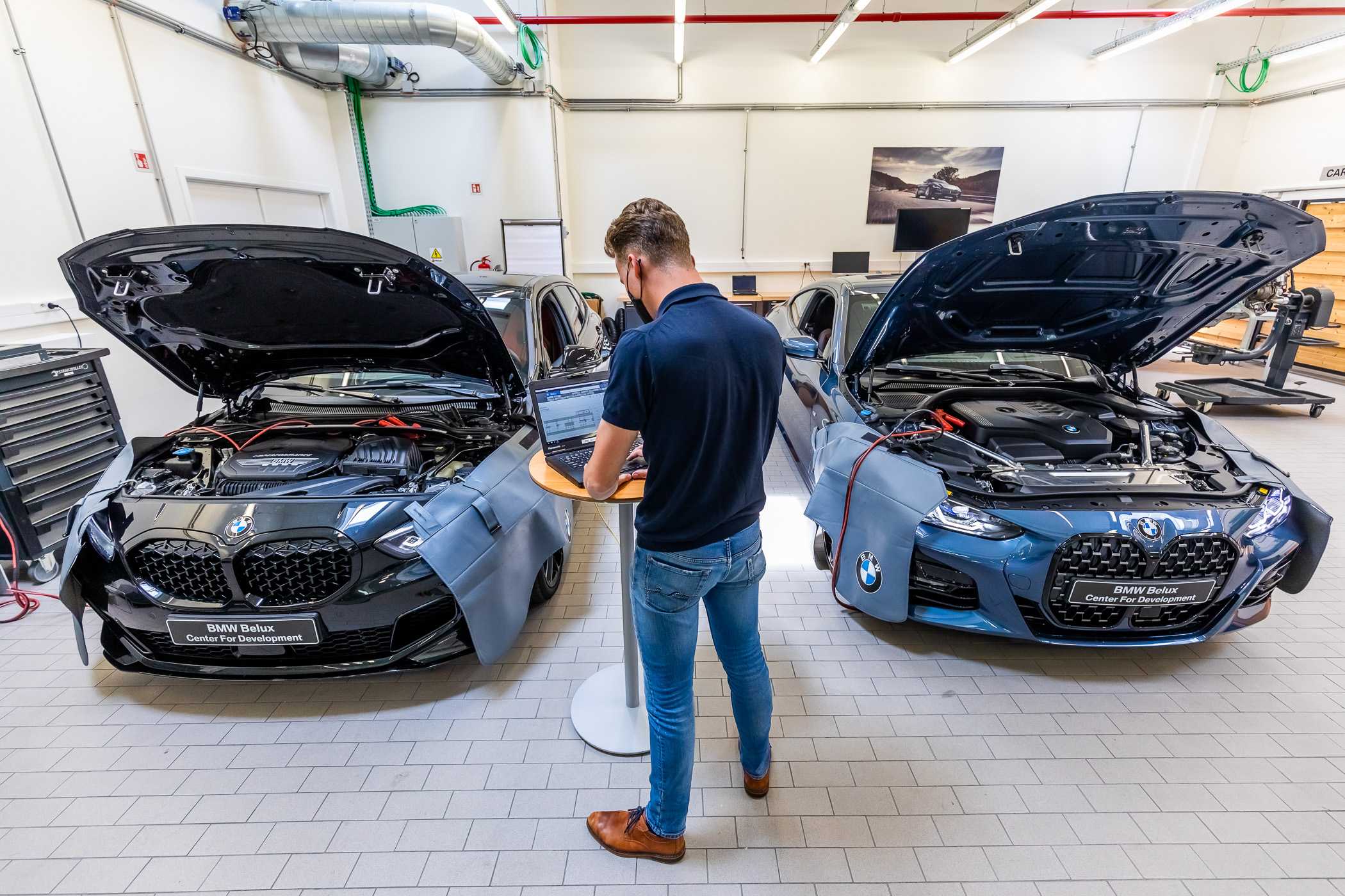 BMW Group Belux offers cars to Belgian technical schools (06/2021)