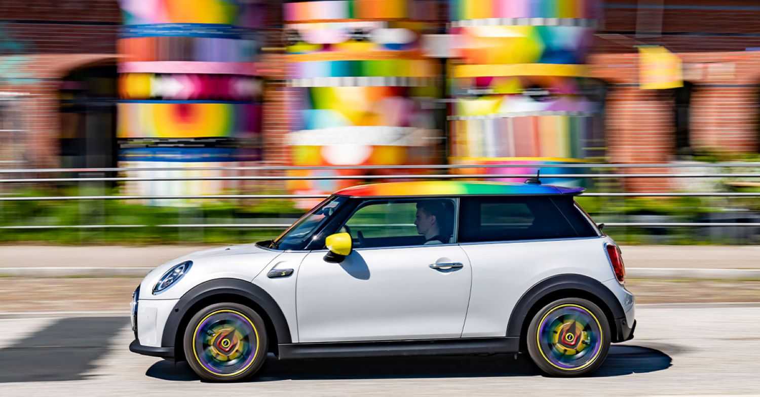 MINI x Forbidden Colours (06/2021)