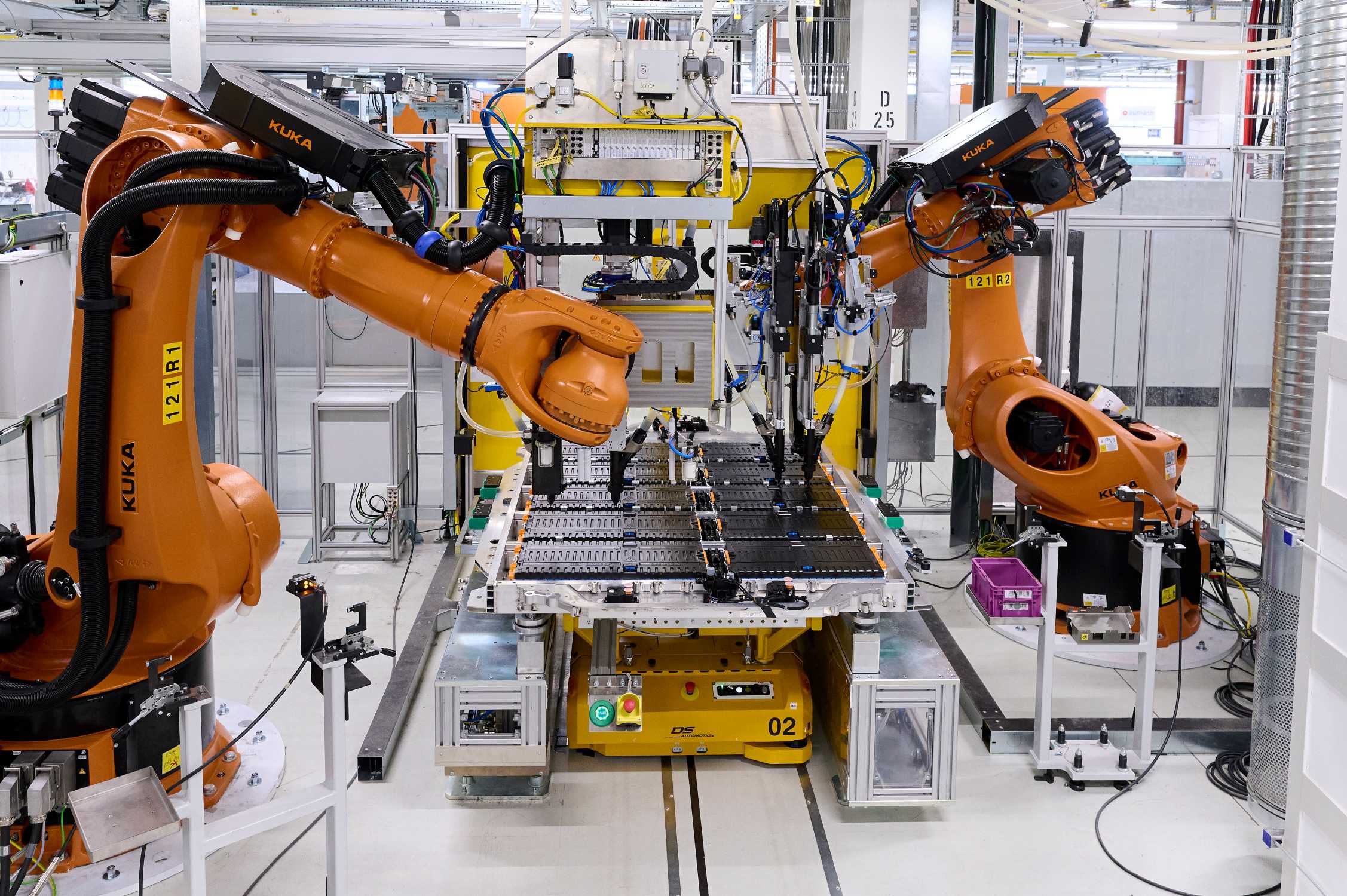 Production of the high-voltage battery for the BMW iX, BMW Group Plant ...