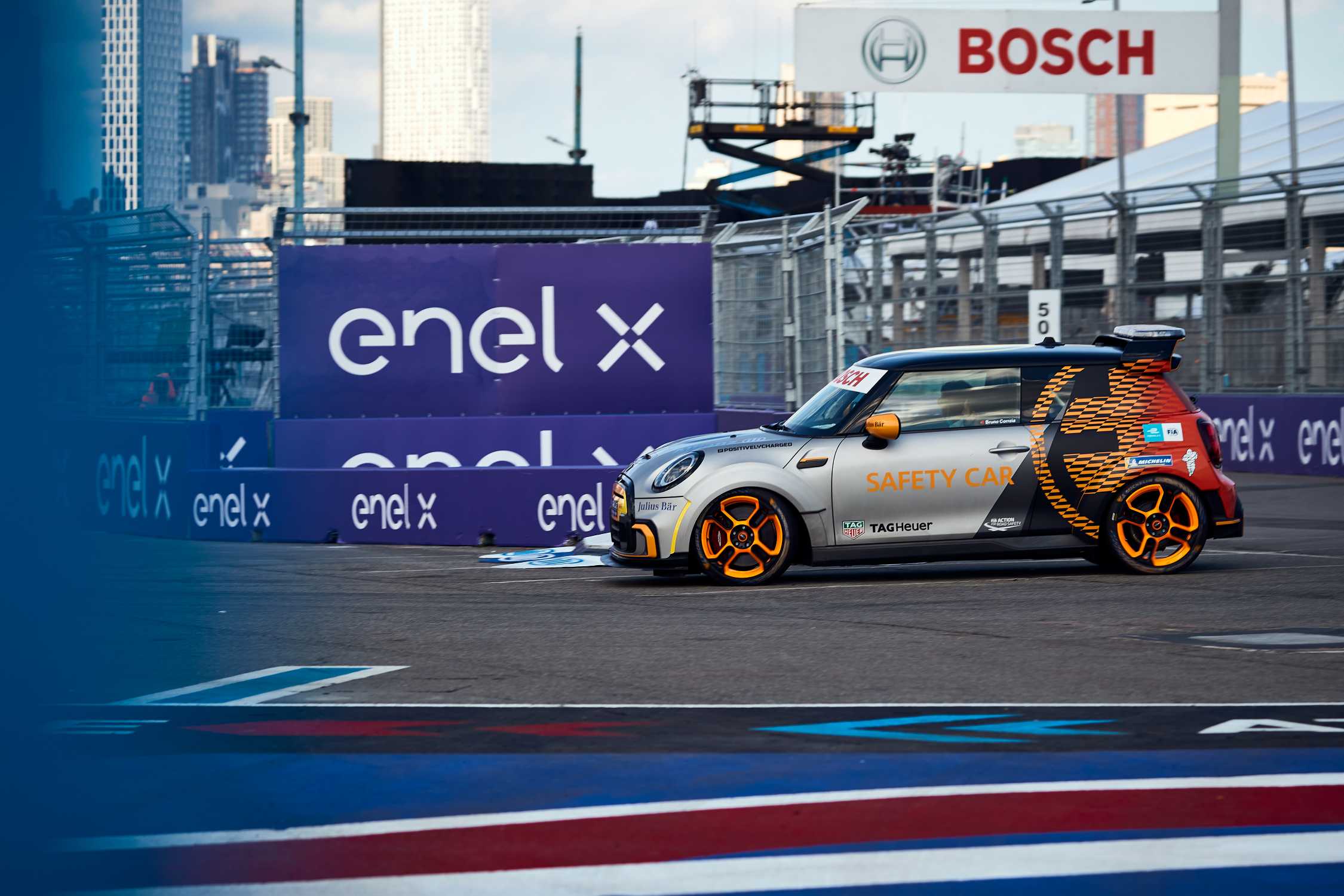 The MINI Electric Pacesetter makes its U.S. debut at the 2021 ABB New ...