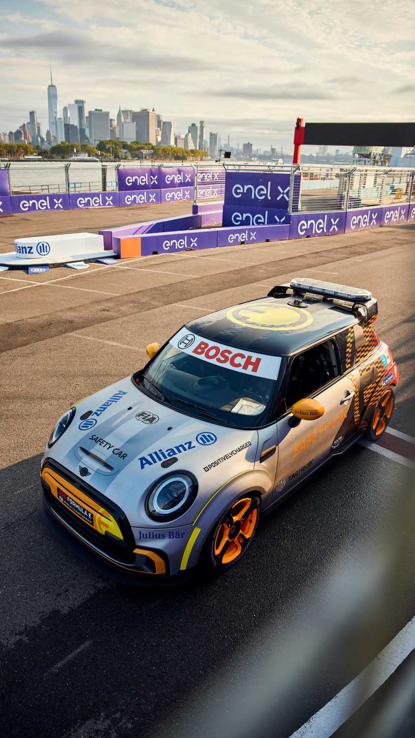 The MINI Electric Pacesetter makes its U.S. debut at the 2021 ABB New ...