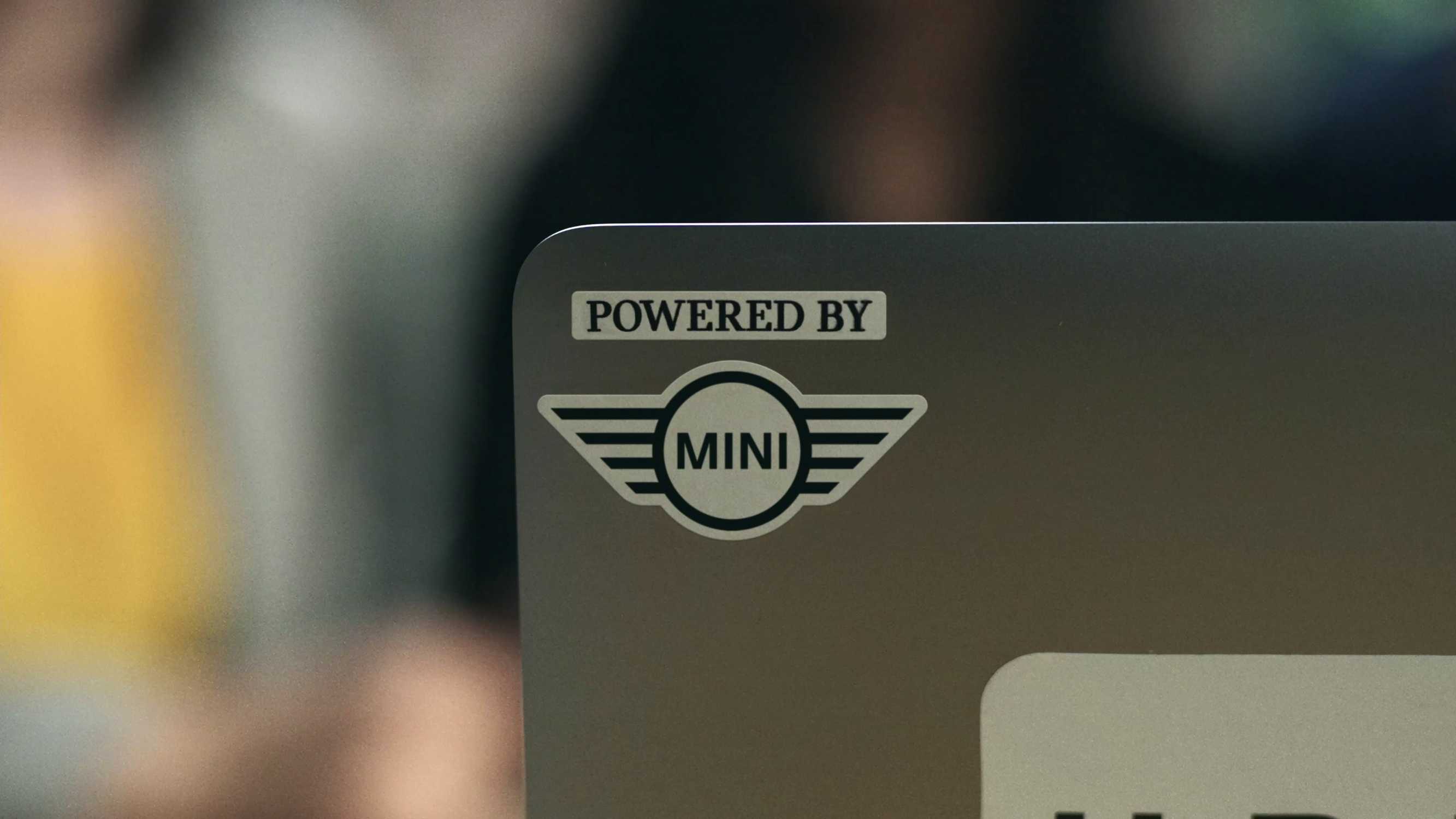 MINI Urban-X Love the City x Hate the City (09/2021)