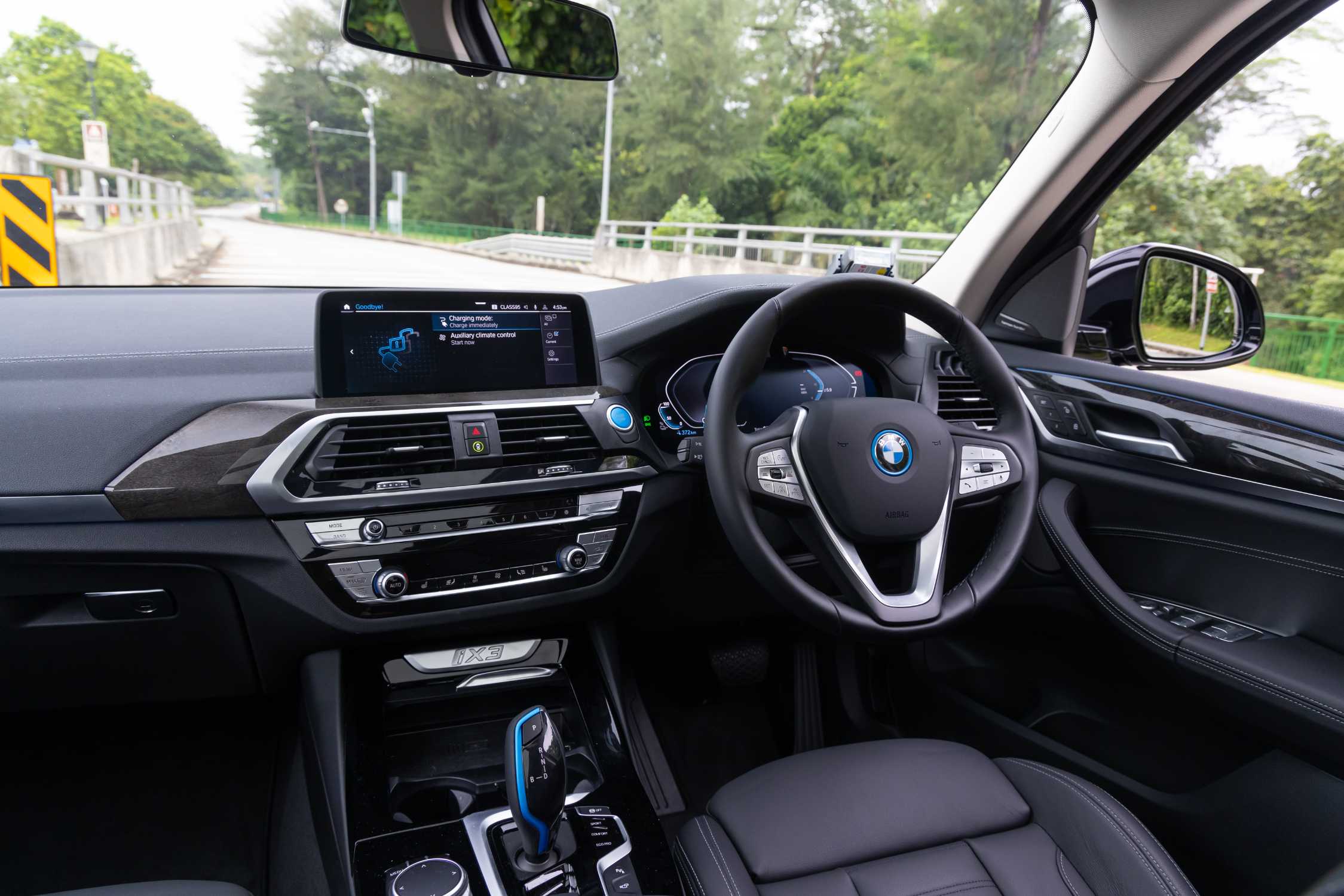 The first-ever BMW iX3 in Singapore - interior (08/2021)