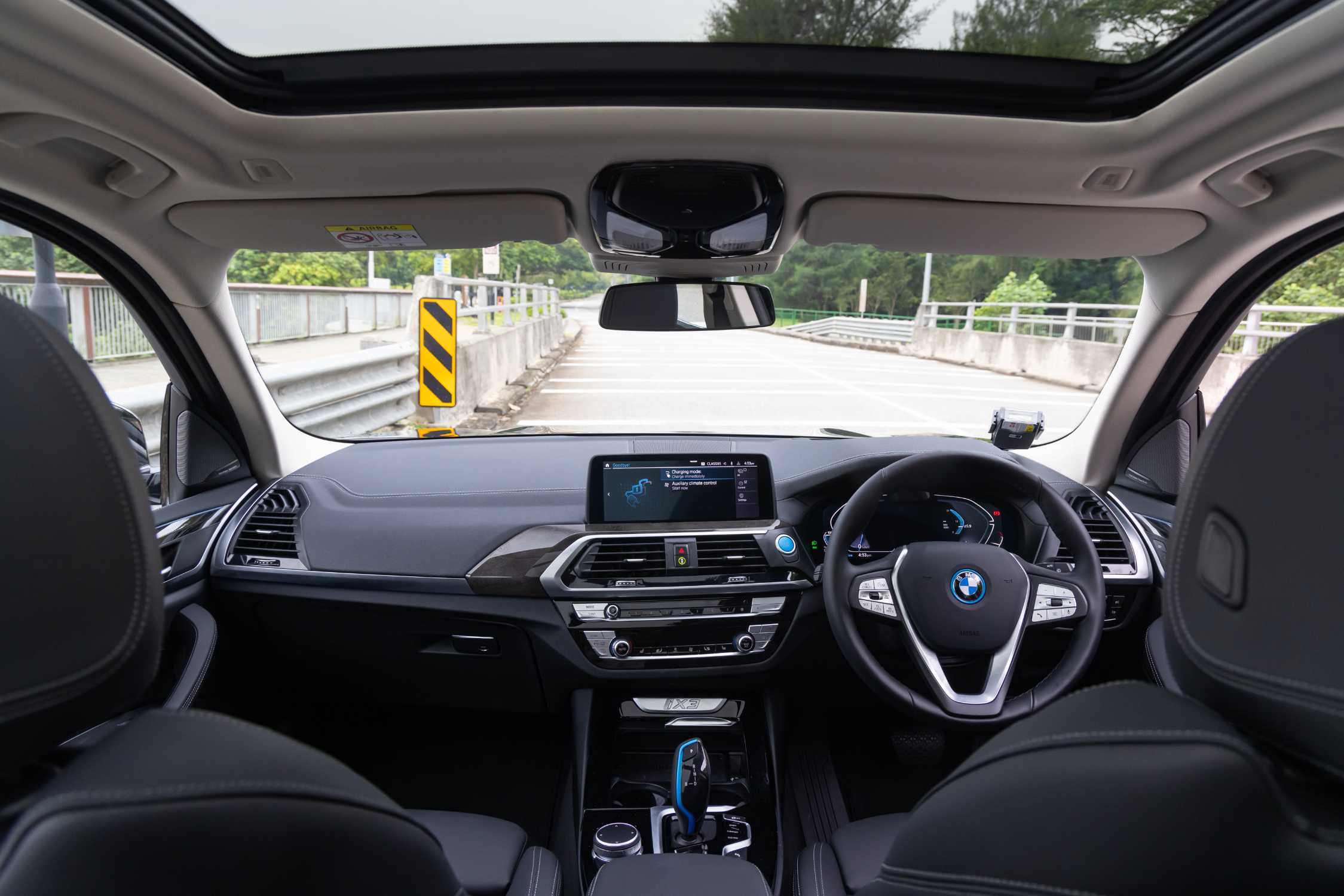 The first-ever BMW iX3 in Singapore - interior (08/2021)