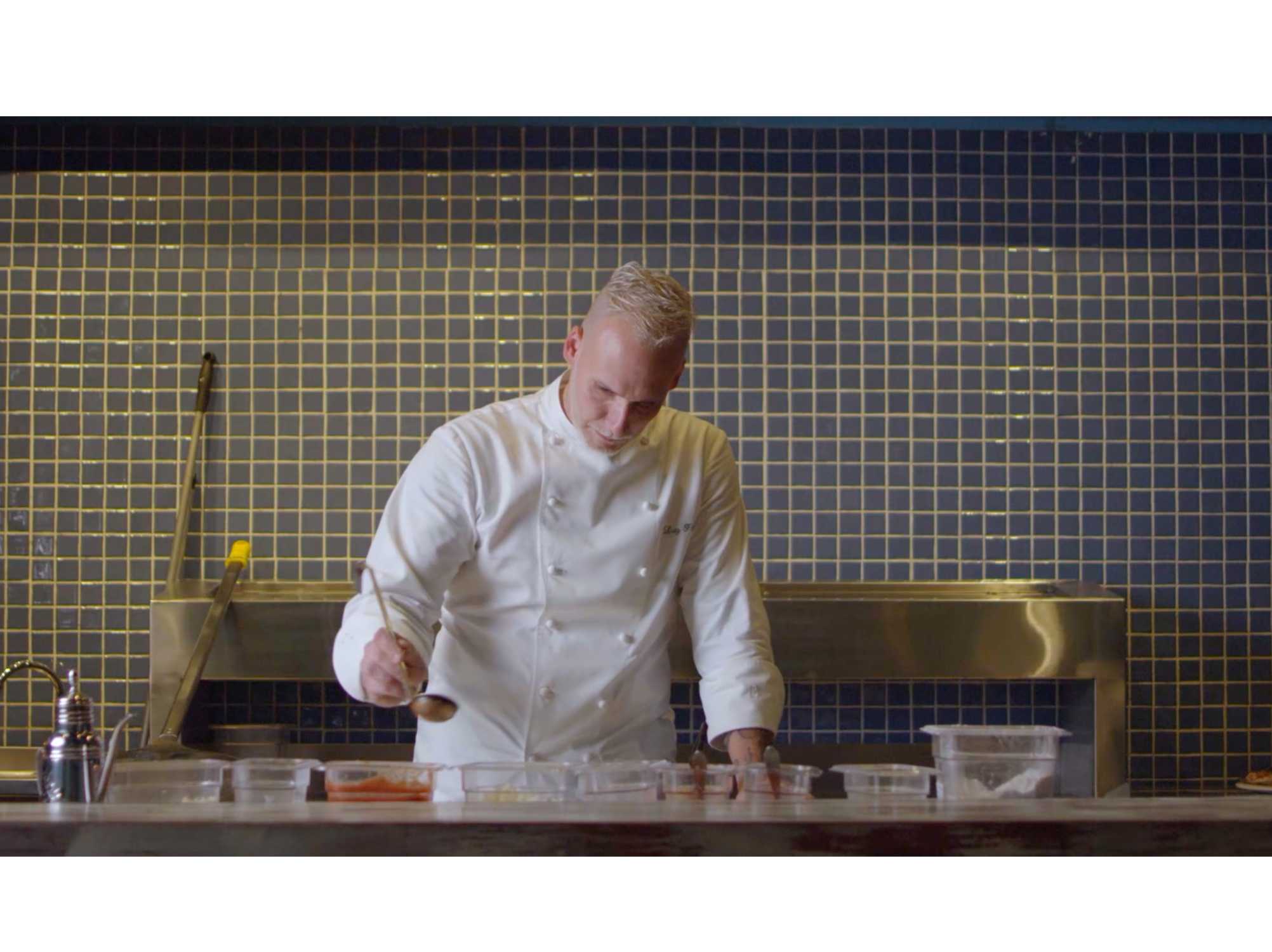 New ambassador creates Pizza bivolt, inspired by the BMW brand (08/2021)