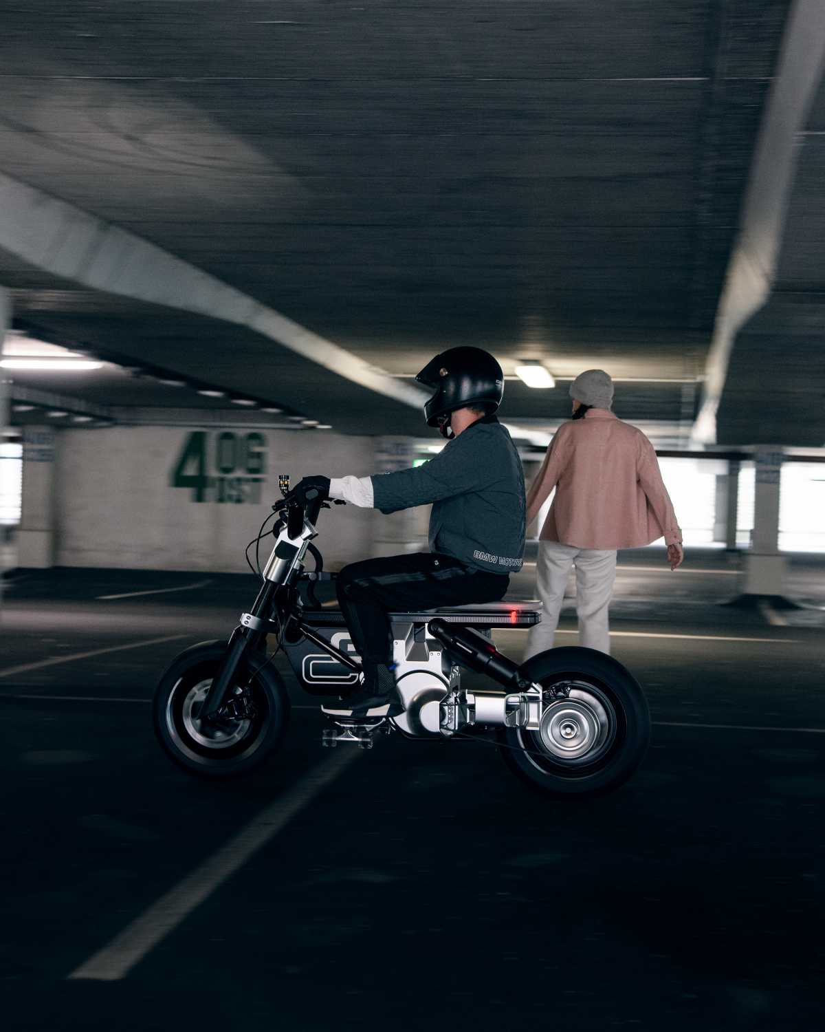 BMW Motorrad Concept CE 02. Alive artwork (09/2021).