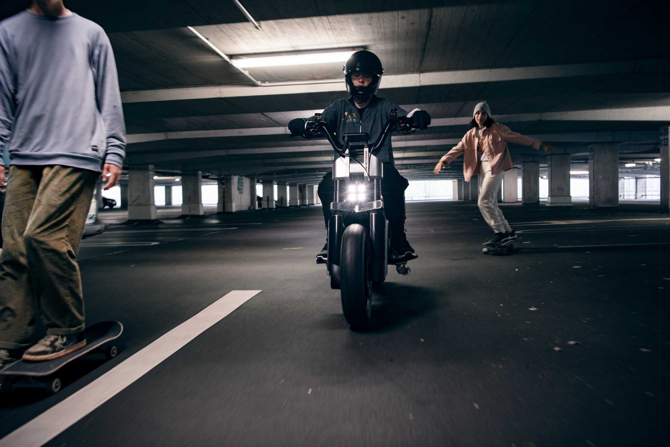 BMW Motorrad Concept CE 02. Alive artwork (09/2021).