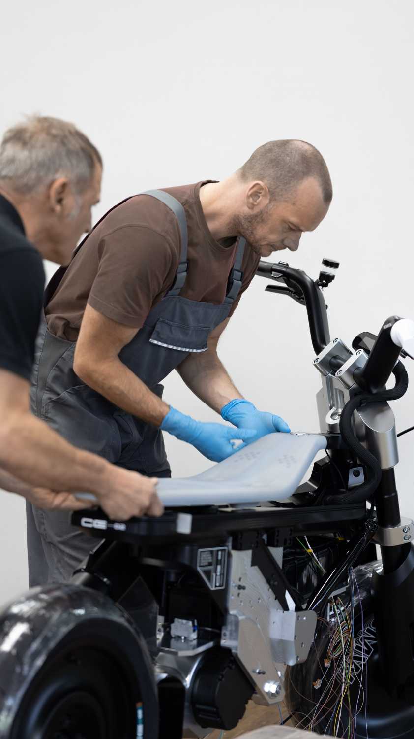 BMW Motorrad Concept CE 02. Design process (09/2021).