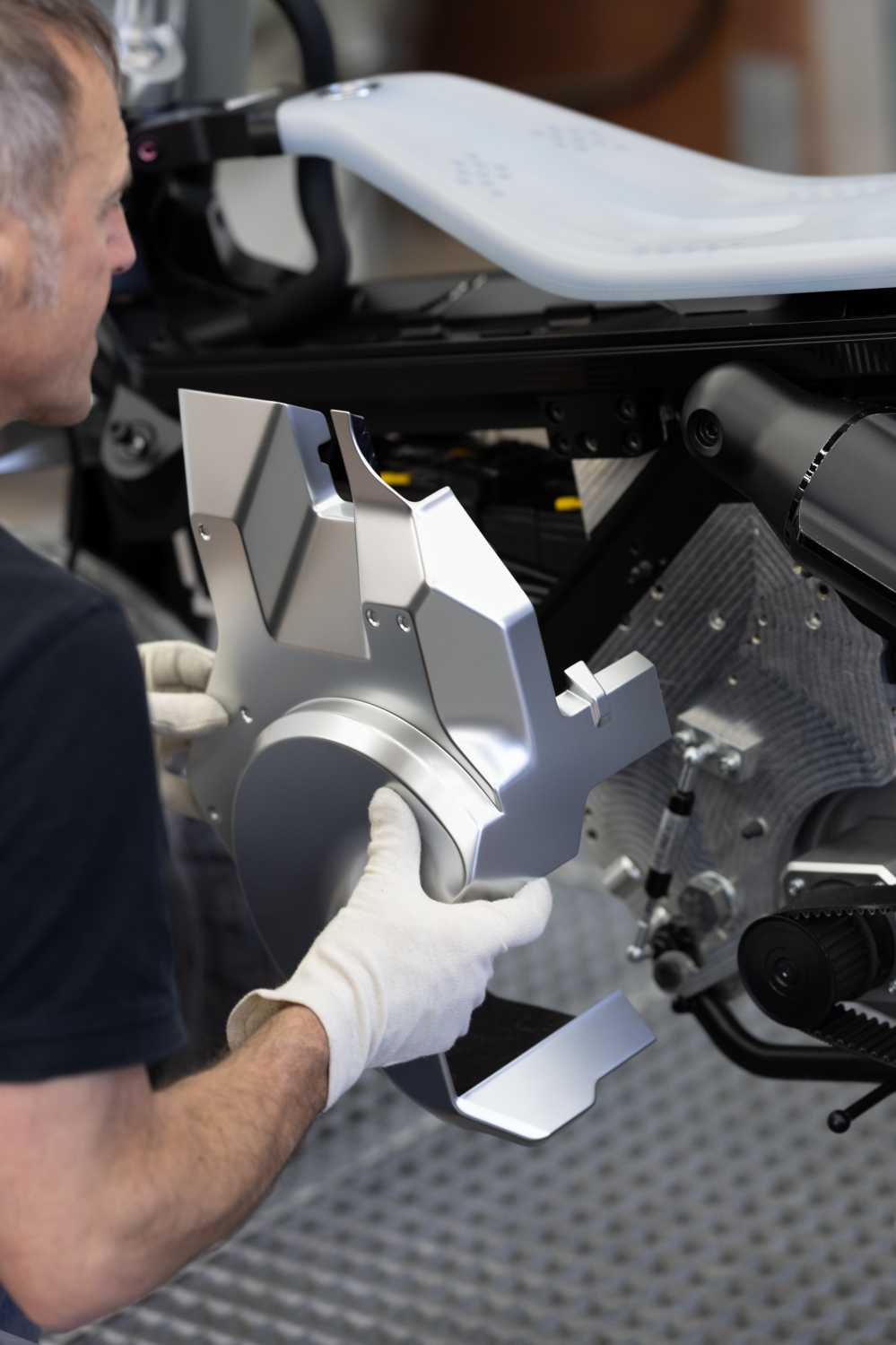 BMW Motorrad Concept CE 02. Design process (09/2021).