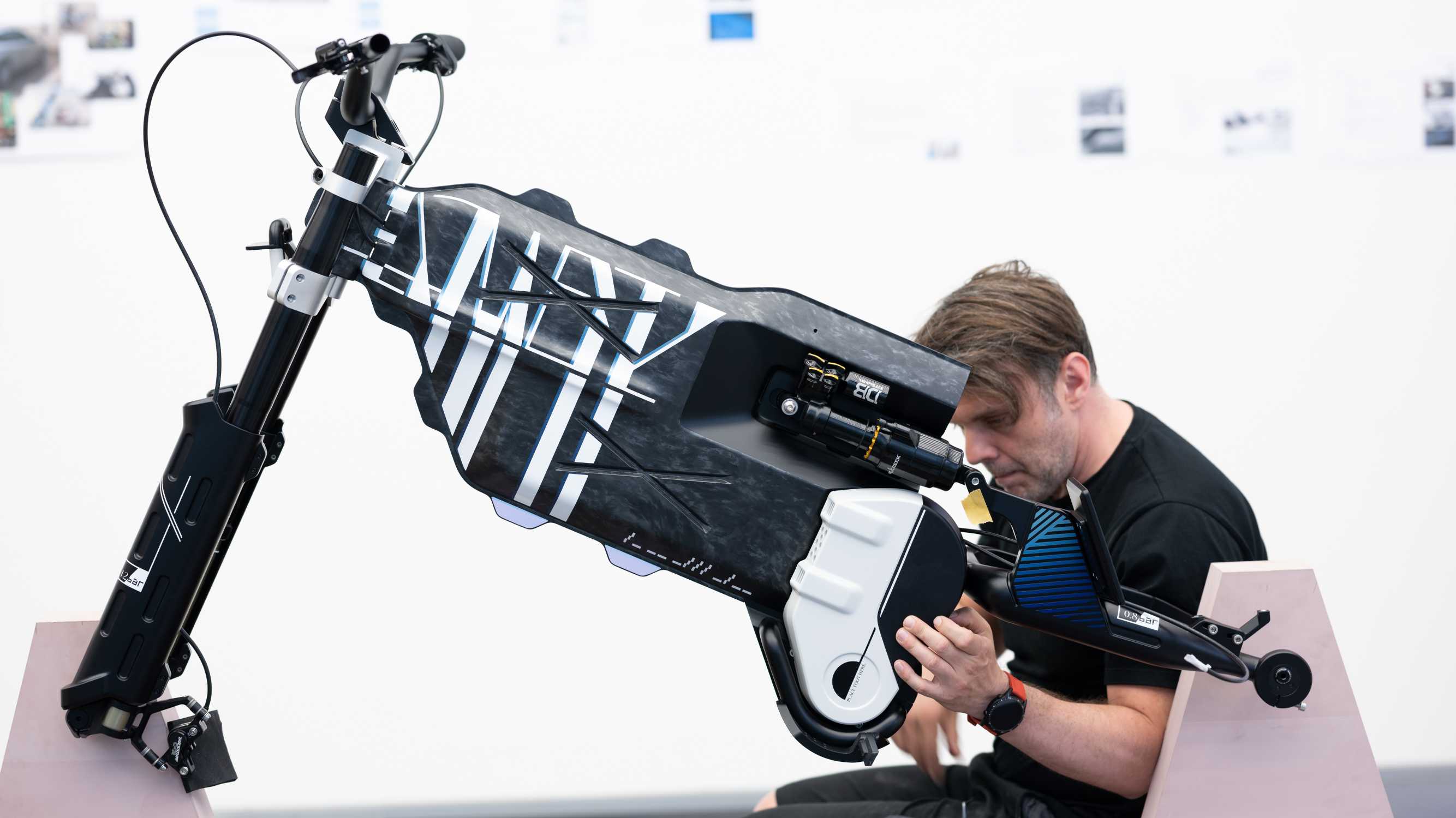 BMW Motorrad Vision AMBY. Design process (09/2021).