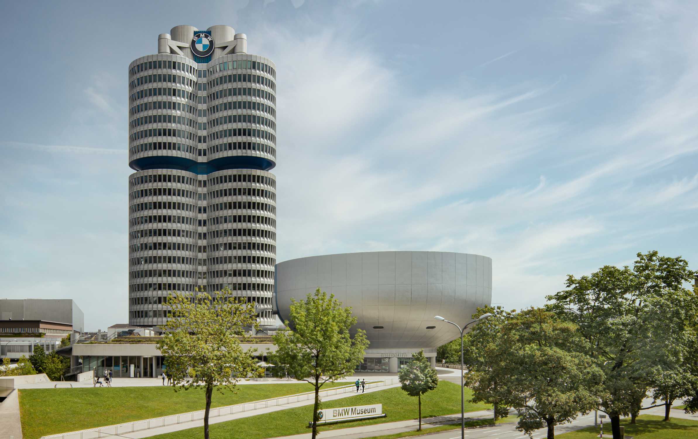 BMW Museum Außenansicht. (Copyright Paul Bosek) (05/2021)