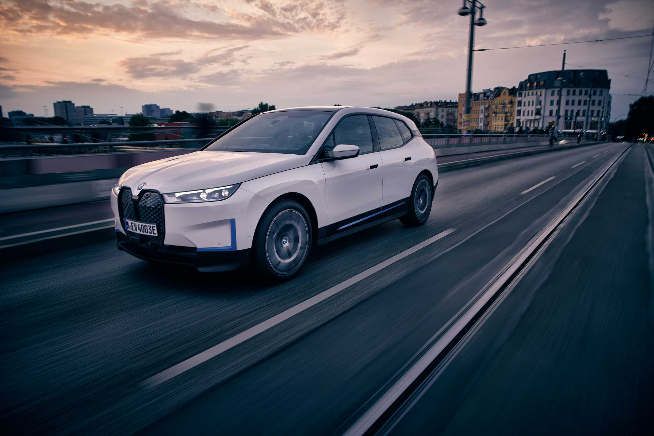 Der BMW iX xDrive40 (09/2021).