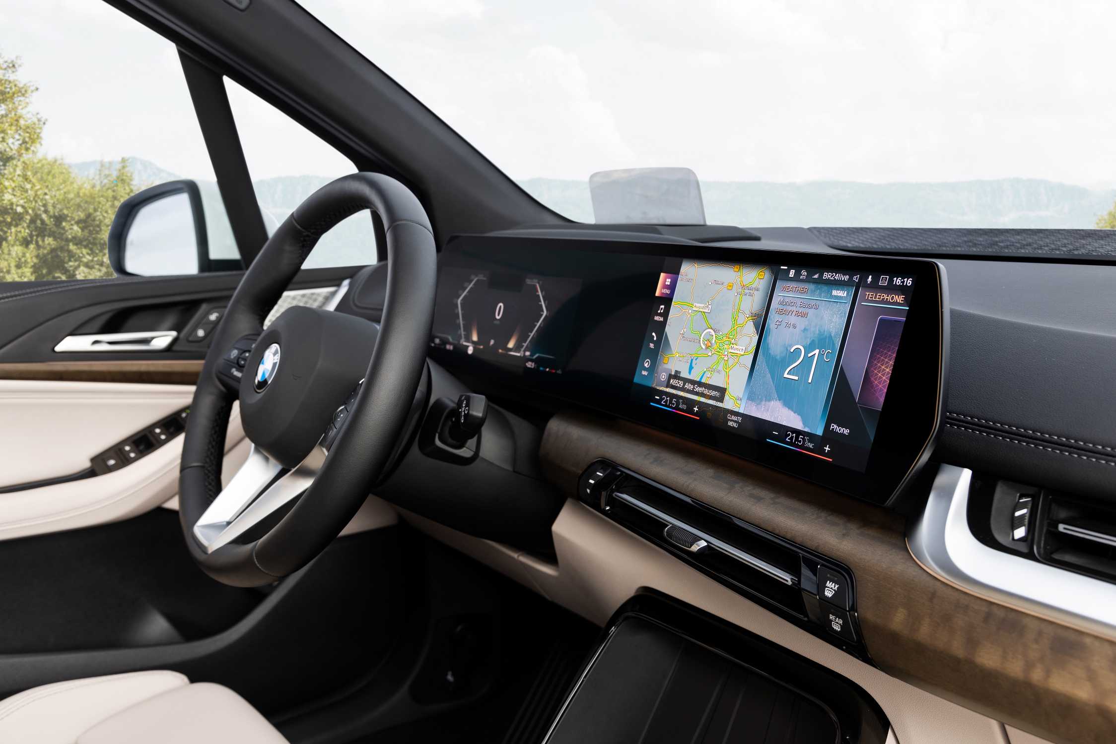 The all-new BMW 223i Active Tourer (10/2021).