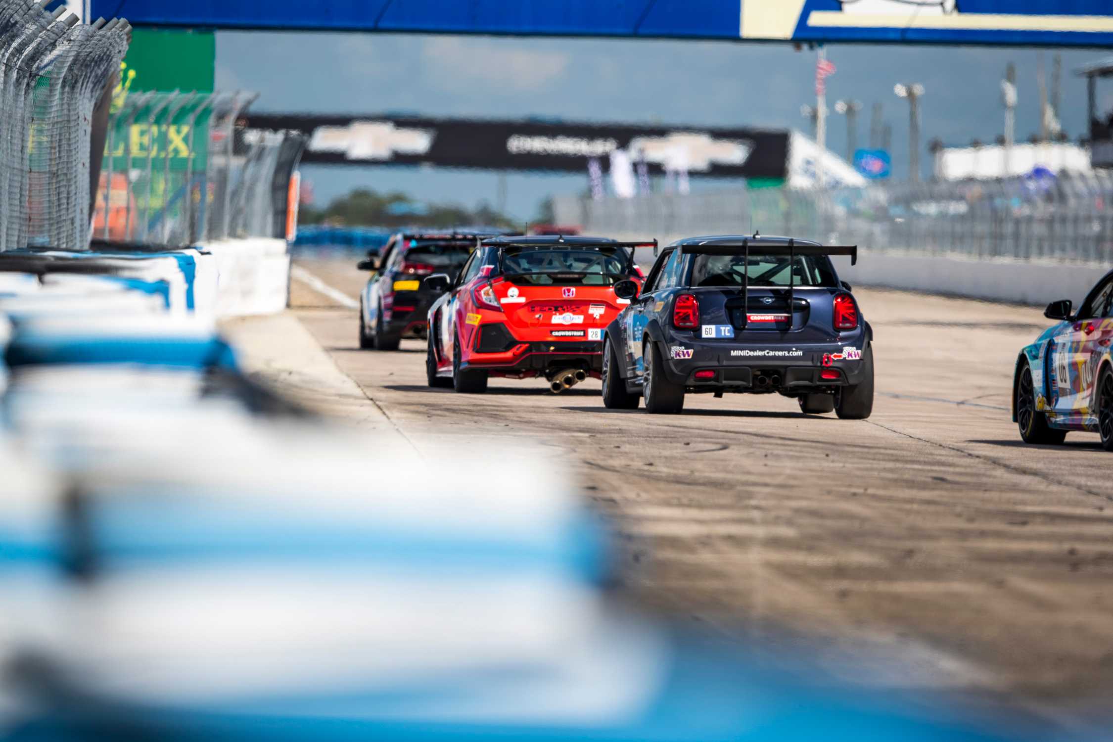 MINI MOTORSPORTS HERITAGE SHOWS UNDERDOG SPIRIT AND DOMINANCE OVER BUSY ...