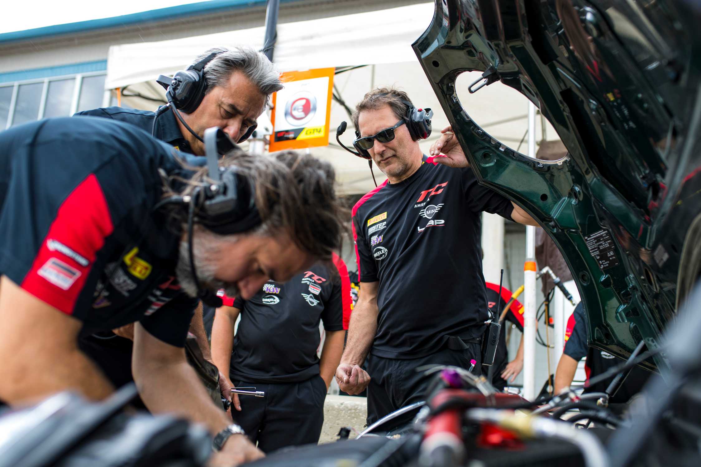 MINI MOTORSPORTS HERITAGE SHOWS UNDERDOG SPIRIT AND DOMINANCE OVER BUSY ...