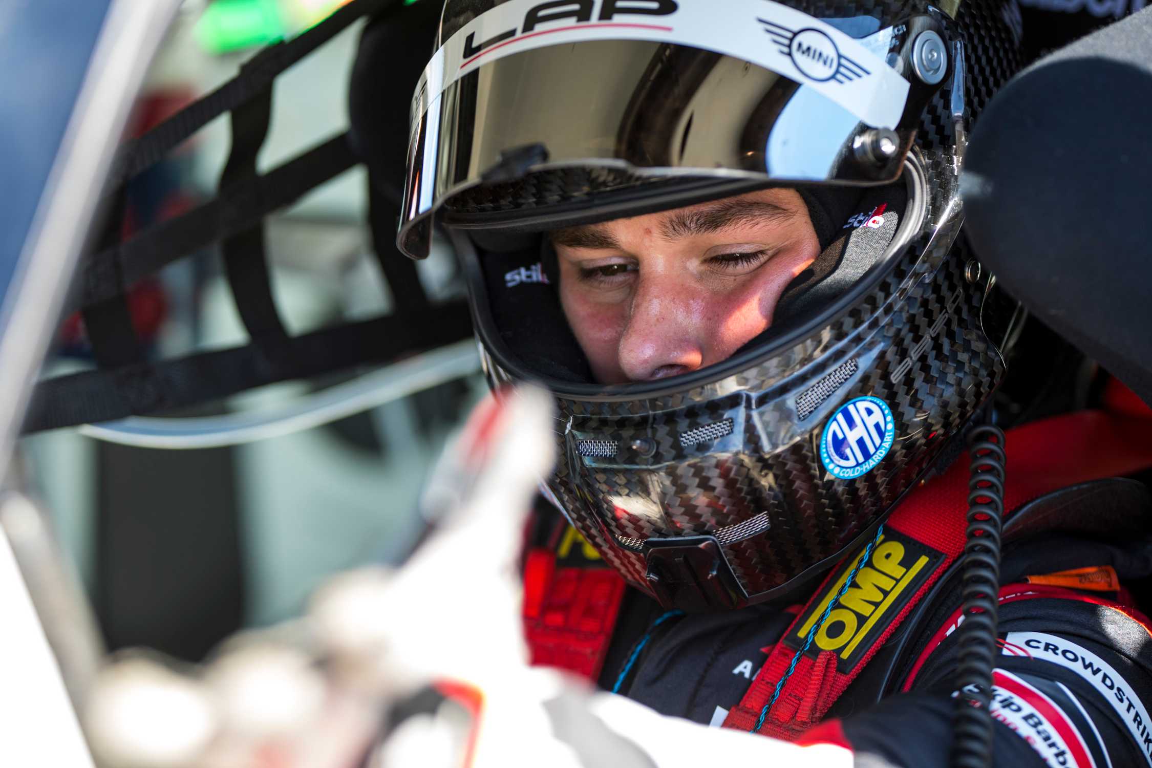 MINI MOTORSPORTS HERITAGE SHOWS UNDERDOG SPIRIT AND DOMINANCE OVER BUSY ...