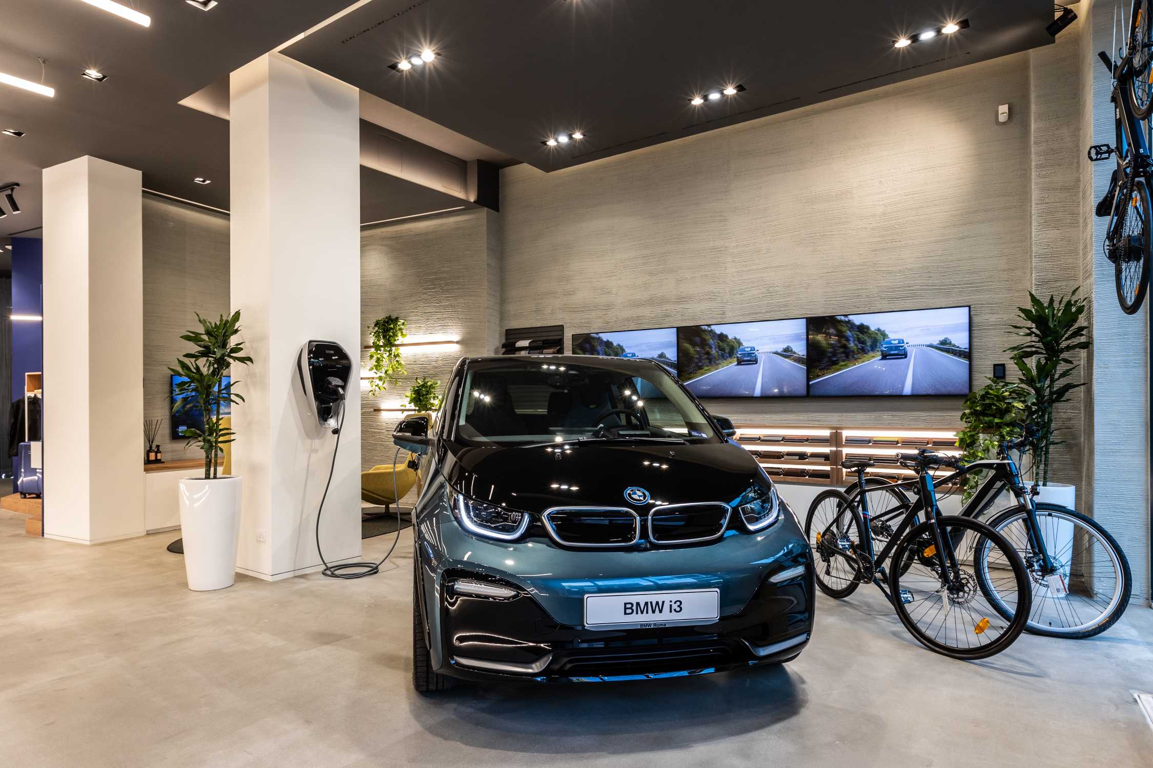 BMW Roma Urban Store 2021 (10/2021)
