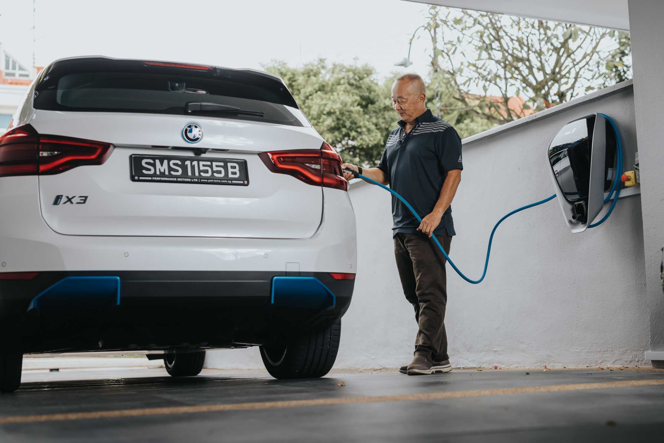 BMW iX3 in Singapore – Mr Christopher Quek (10/2021)
