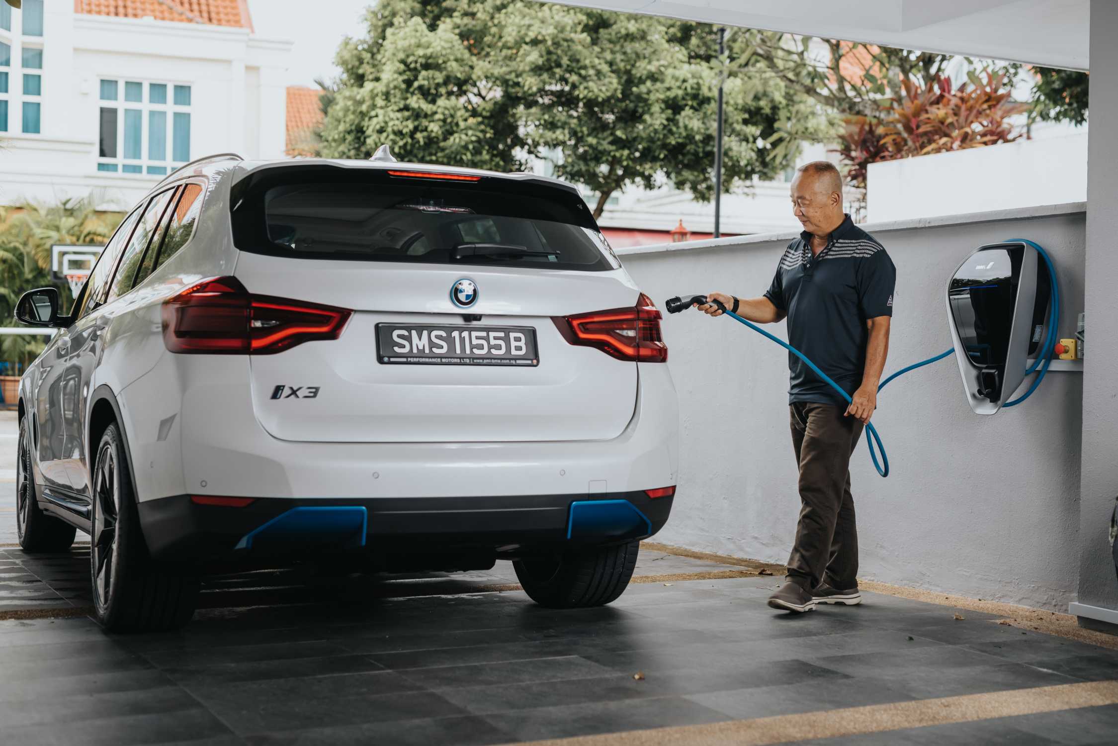 BMW iX3 in Singapore – Mr Christopher Quek (10/2021)
