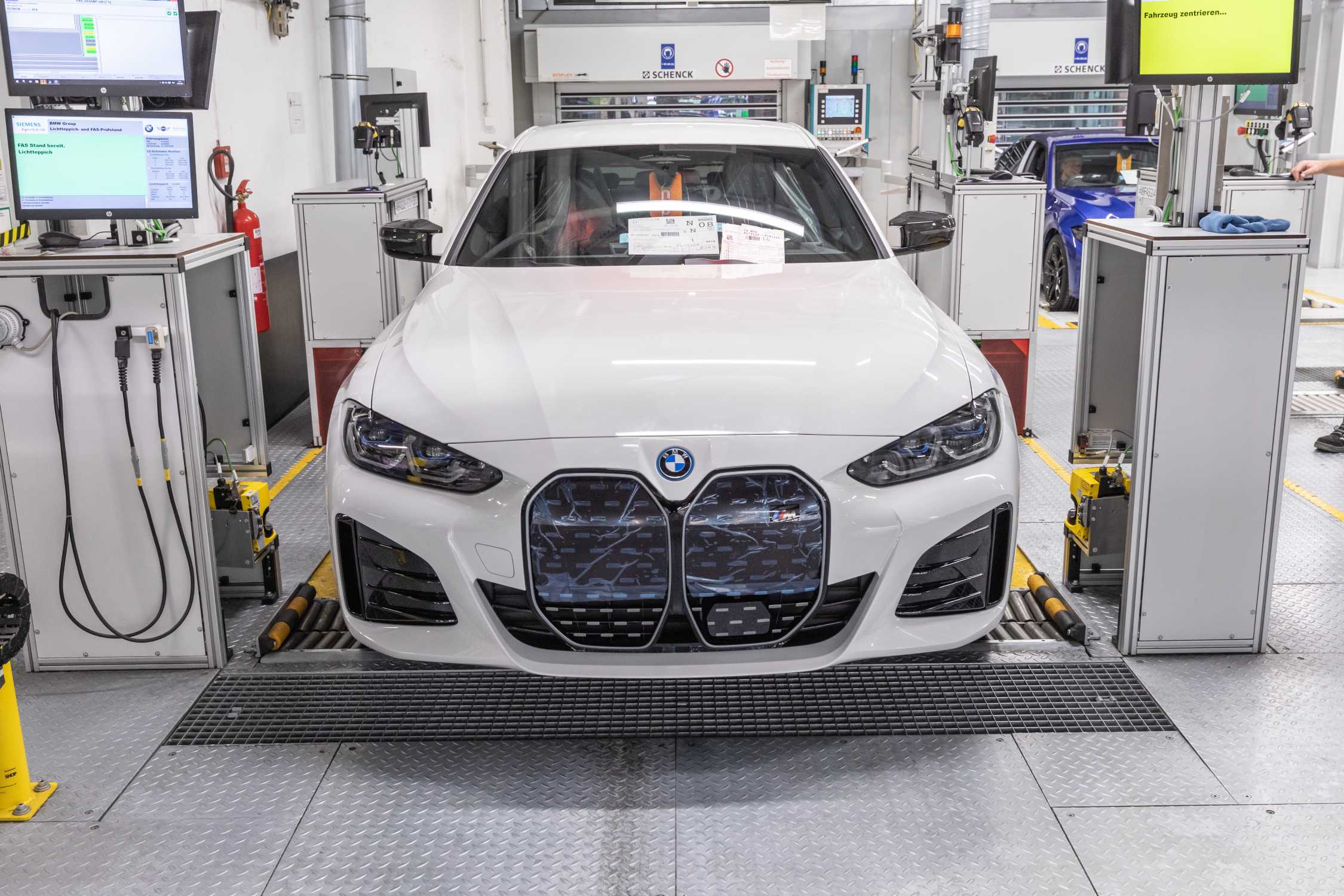 BMW Group Werk München - test bench BMW i4 (10/2021)