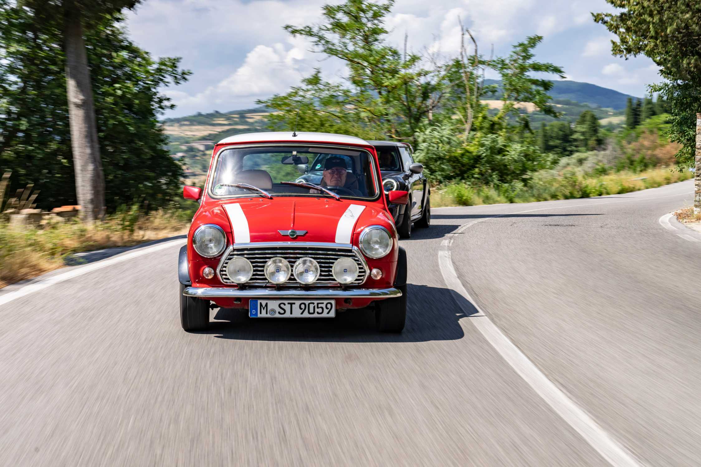 Classic Mini and MINI John Cooper Works GP. (11/2021)