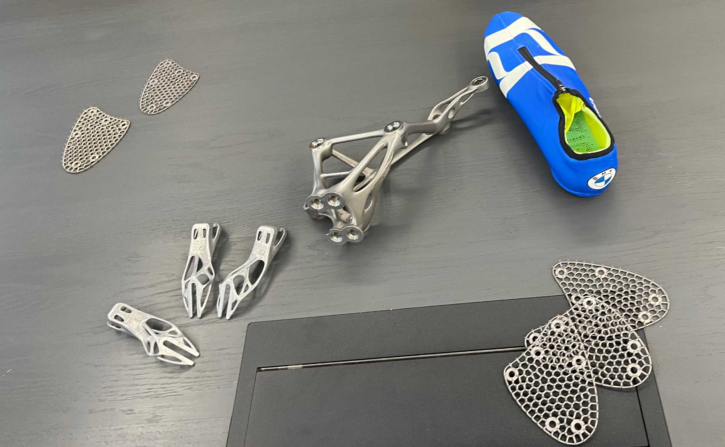 BMW - Technologiepartner des BSD. Spike-Plates aus dem 3D-Drucker.