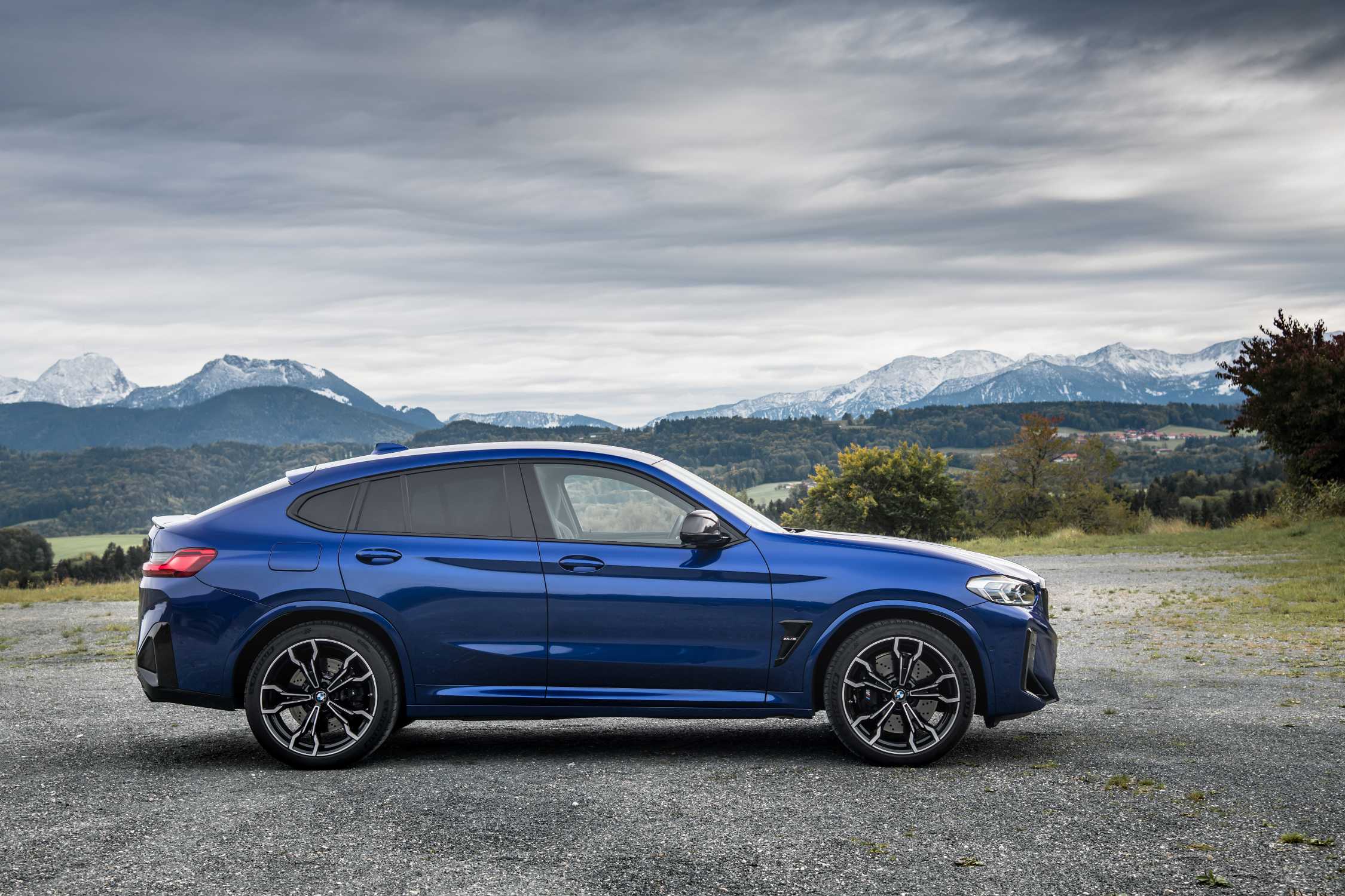 BMW X4M Marina Bay Blue metallic (11/2021).