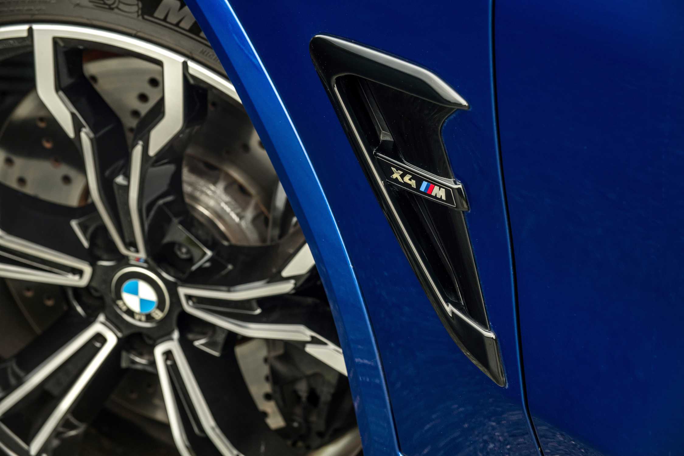 BMW X4M Marina Bay Blue metallic (11/2021).