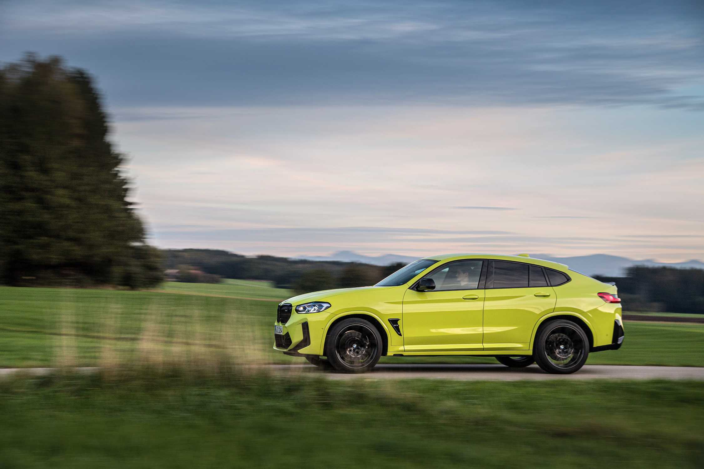 BMW X4M Sao Paulo Yellow (11/2021).