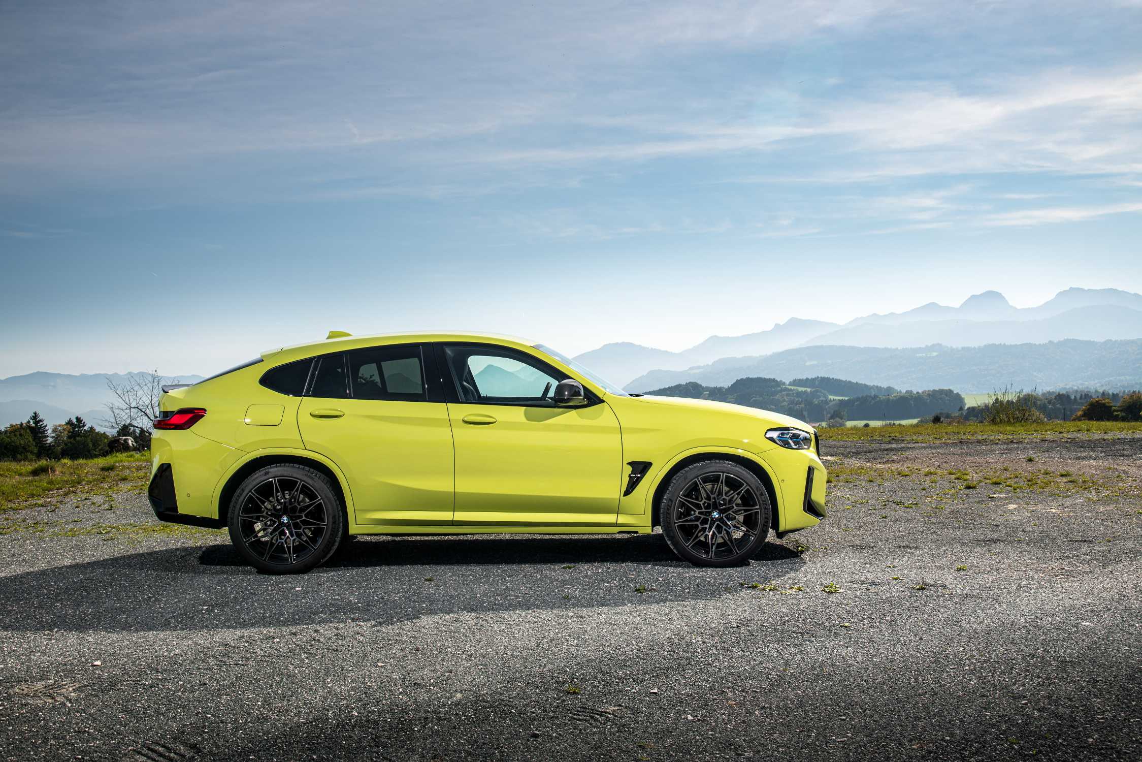BMW X4M Sao Paulo Yellow (11/2021).