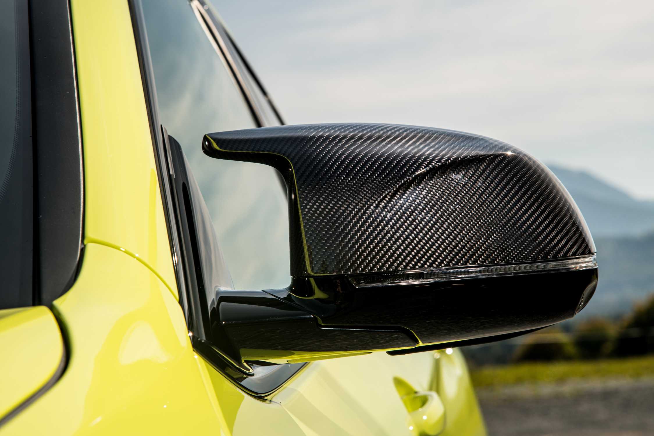 BMW X4M Sao Paulo Yellow (11/2021).