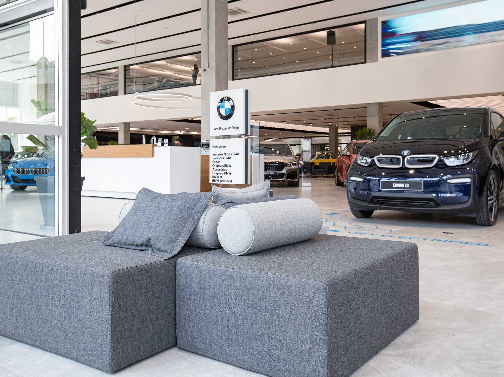 BMW dealership network gets a new customer-focused design (11/2021)