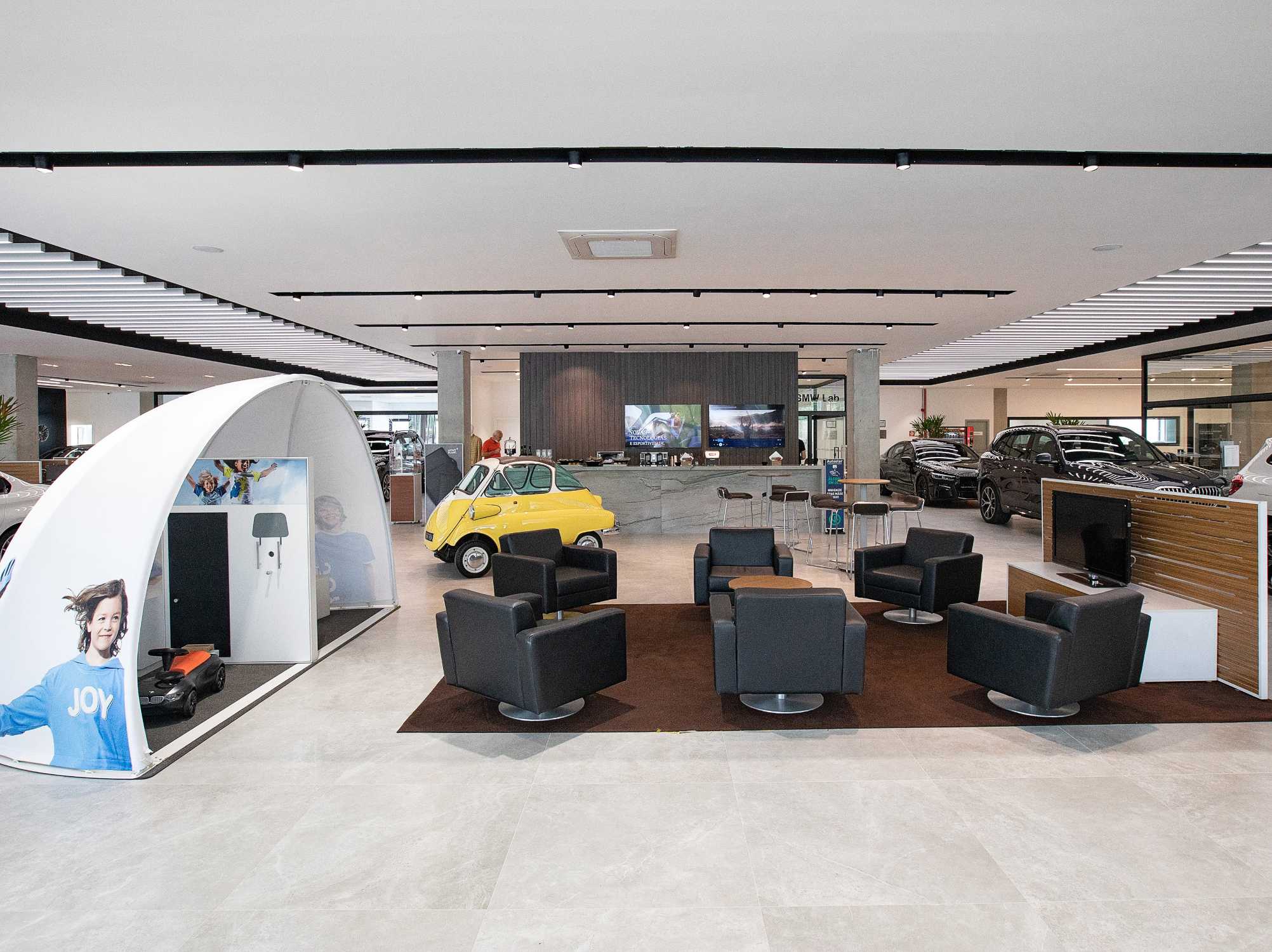 BMW dealership network gets a new customer-focused design (11/2021)