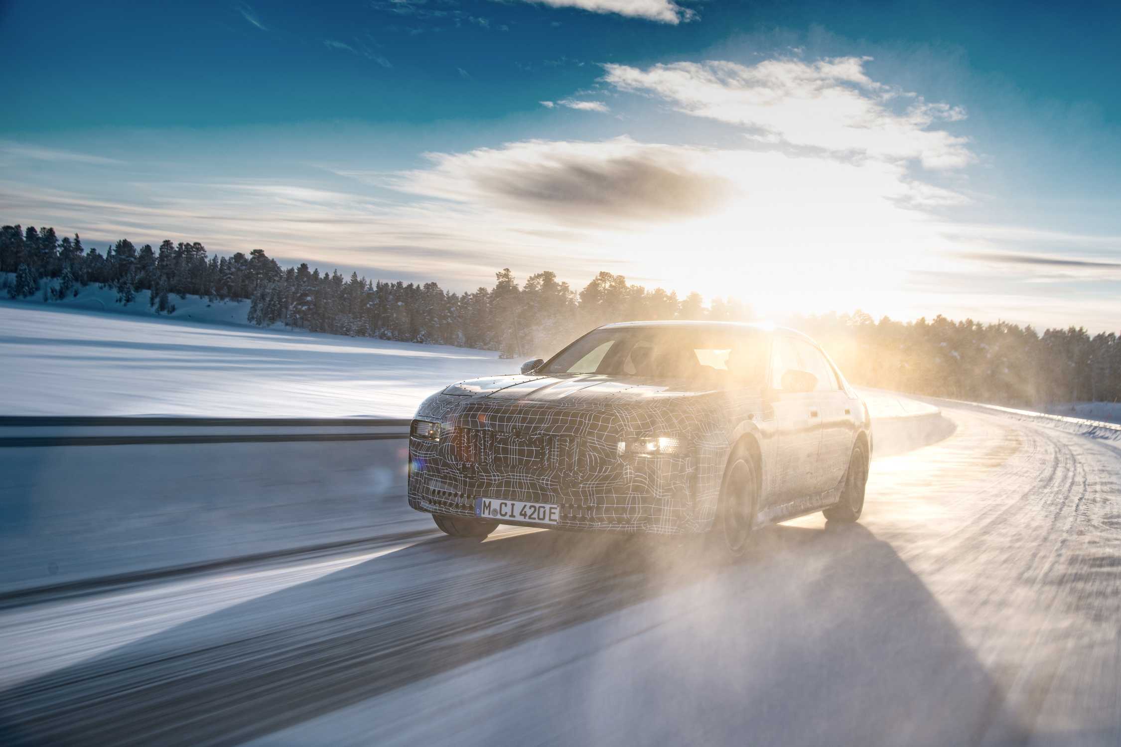 The BMW i7 undergoes driving dynamics testing at the polar circle (12/ ...