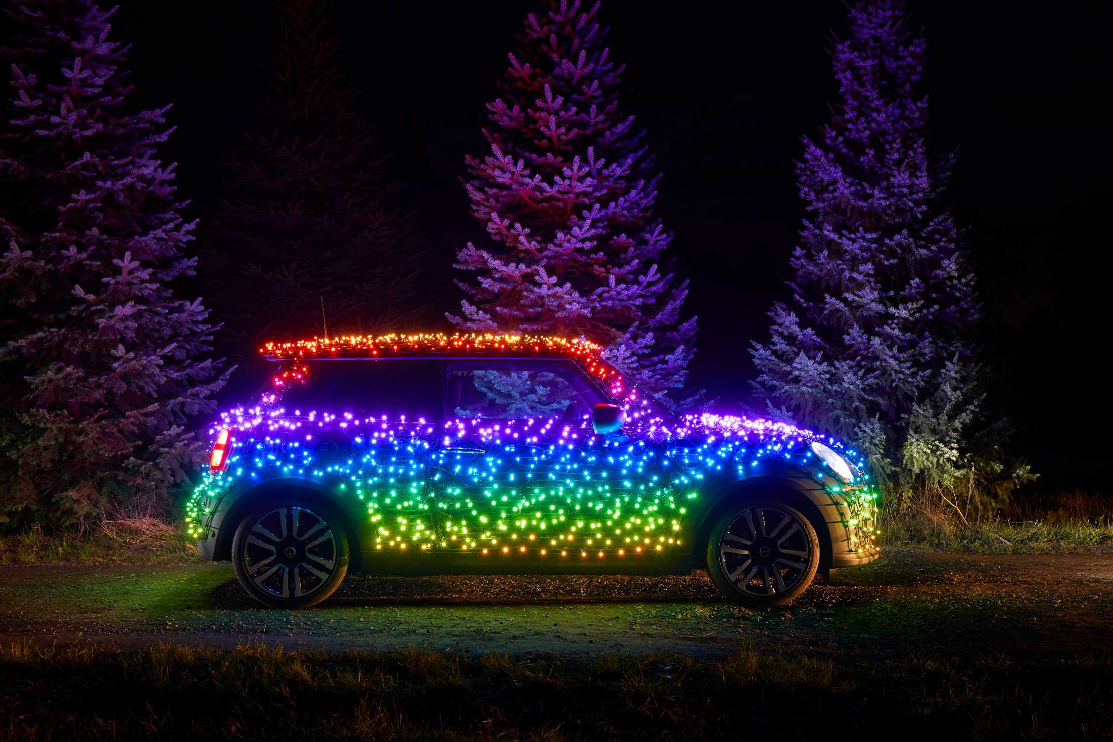 Feestelijke MINI Electric Begint Aan Een Liefdadigheidstour In December Feestelijke MINI Electric Begint Aan Een Liefdadigheidstour In December
