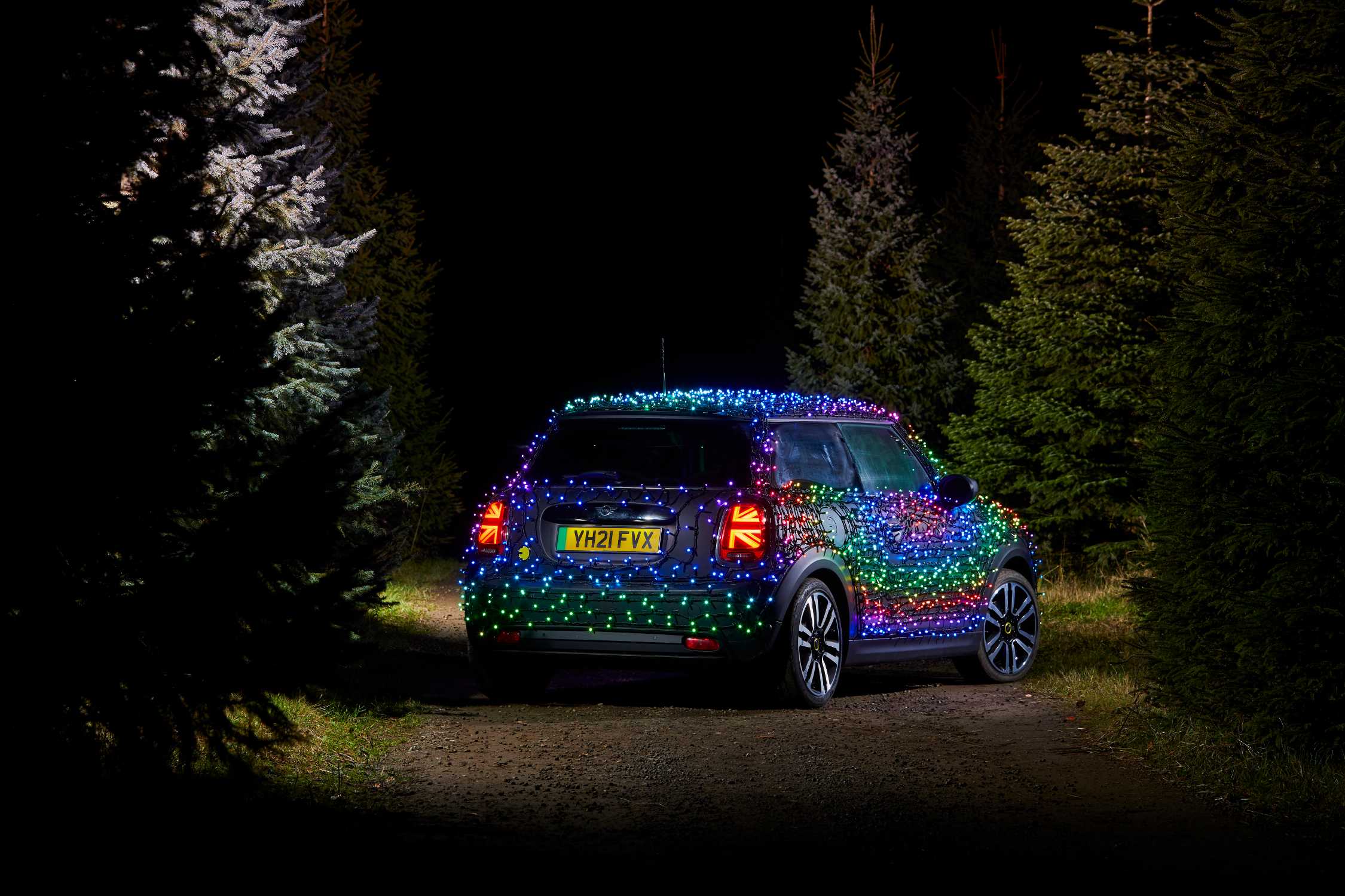 Festive MINI Electric (12/2021)